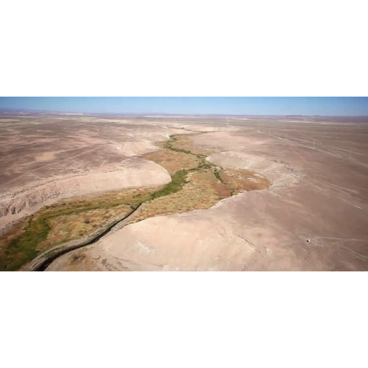 Video aereo sobre el rio Loa en Calama