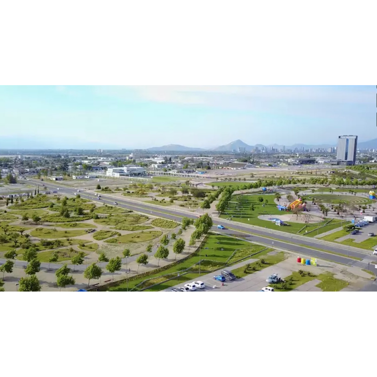 Toma Aerea de parque bicentenario Cerrillos Chile