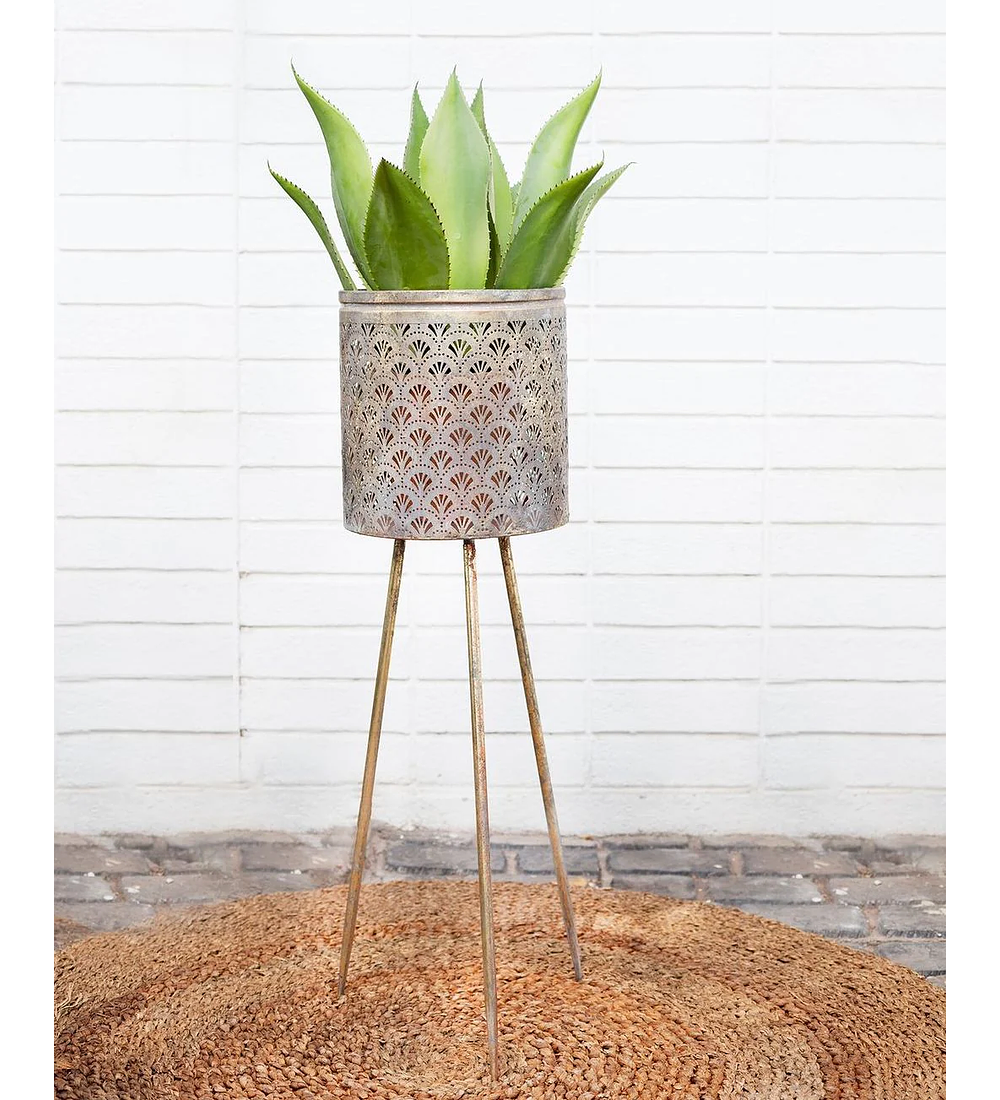 Porta macetero metálico