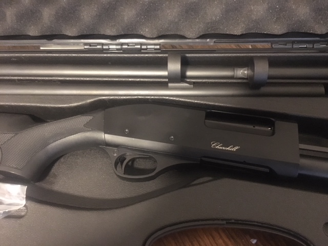 Escopeta Akkar Churchill repetición combo cal. 12
