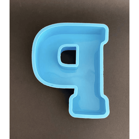 Molde de silicona letra P grande, 15cm.