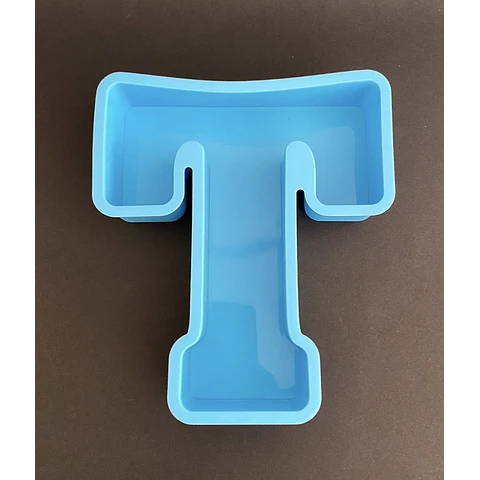 Molde de silicona letra T grande, 15cm.