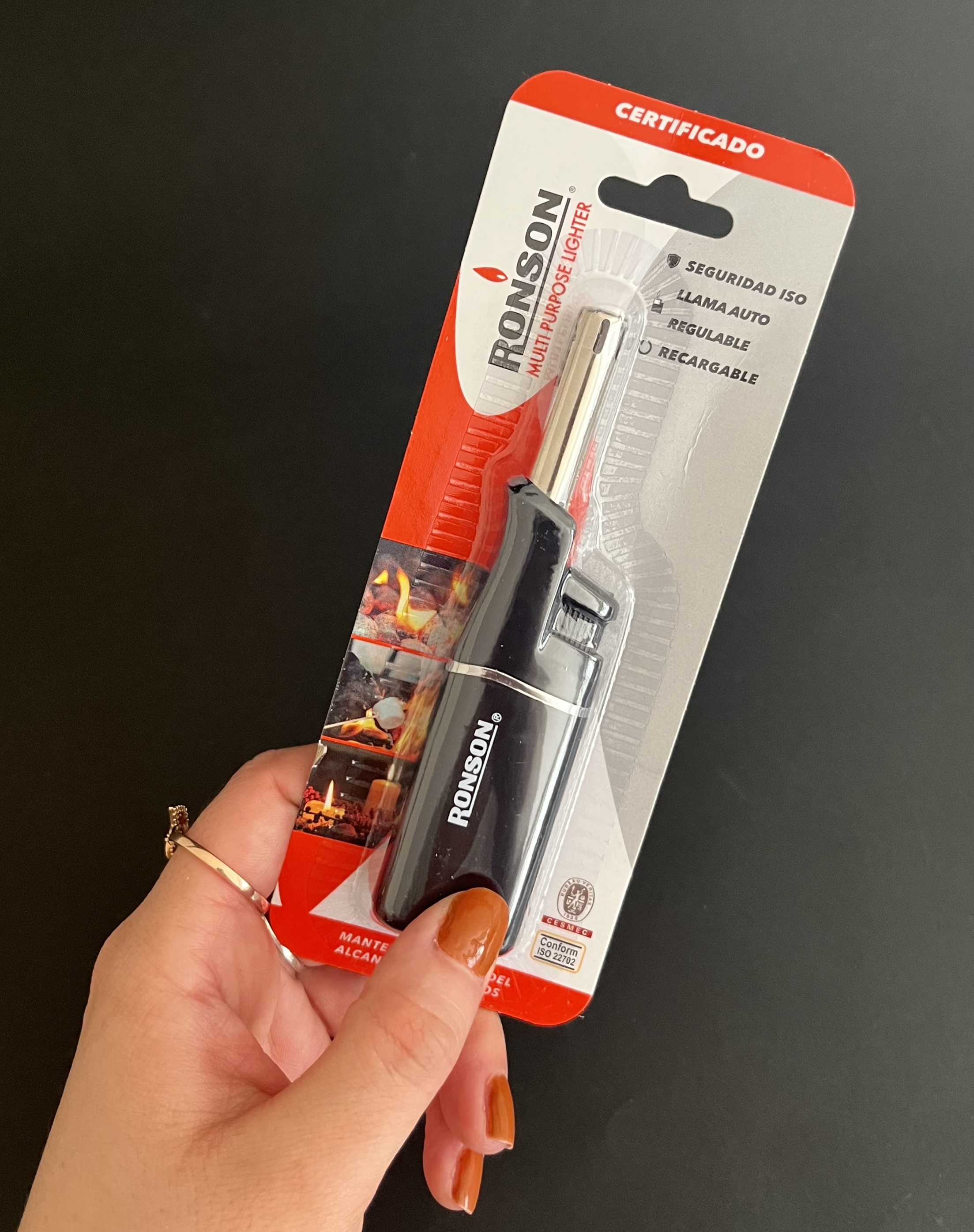 Chispero recargable corto, regulable. Seguridad ISO. Color a