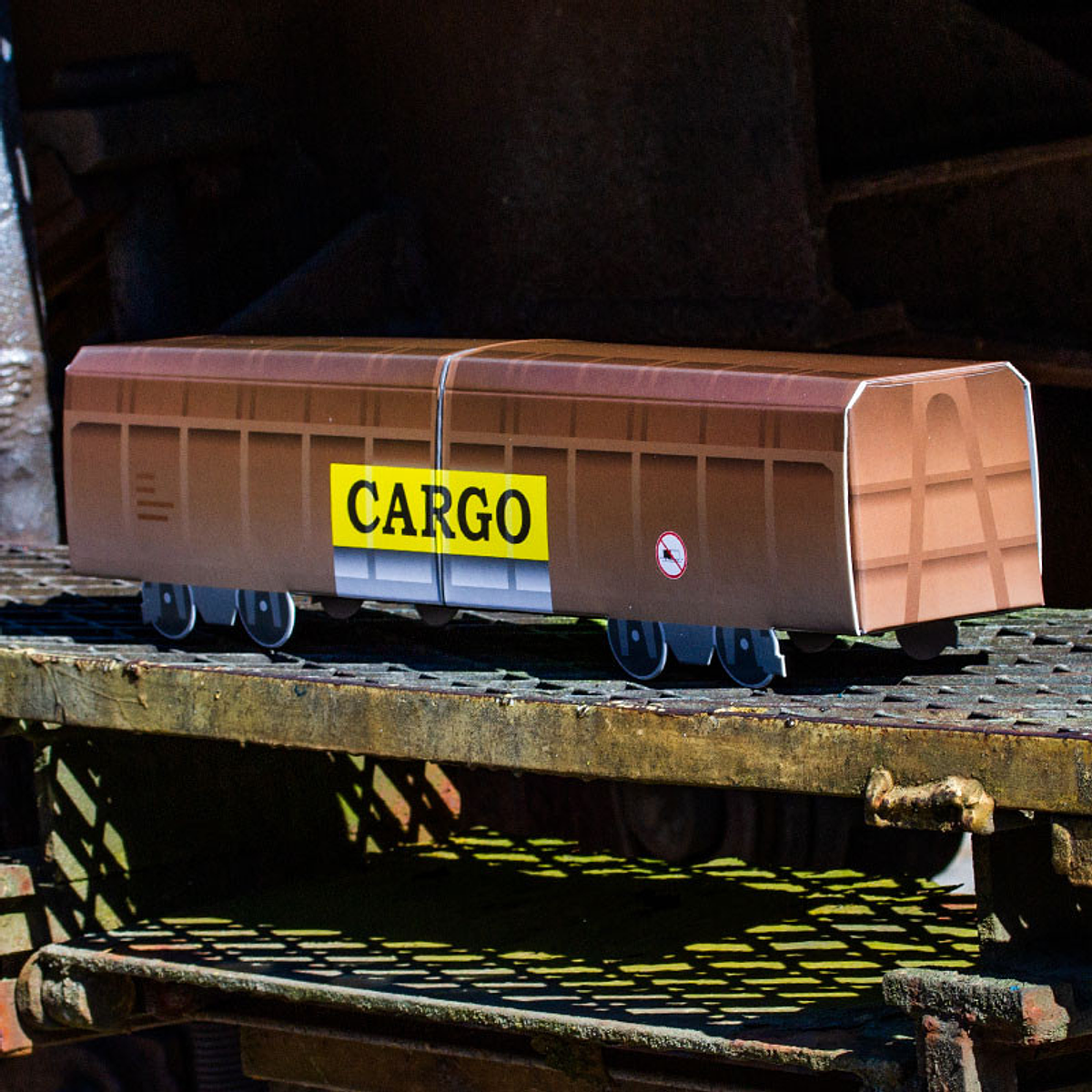 Cardboard wagon Mini Subwayz Theme: CARGO Train