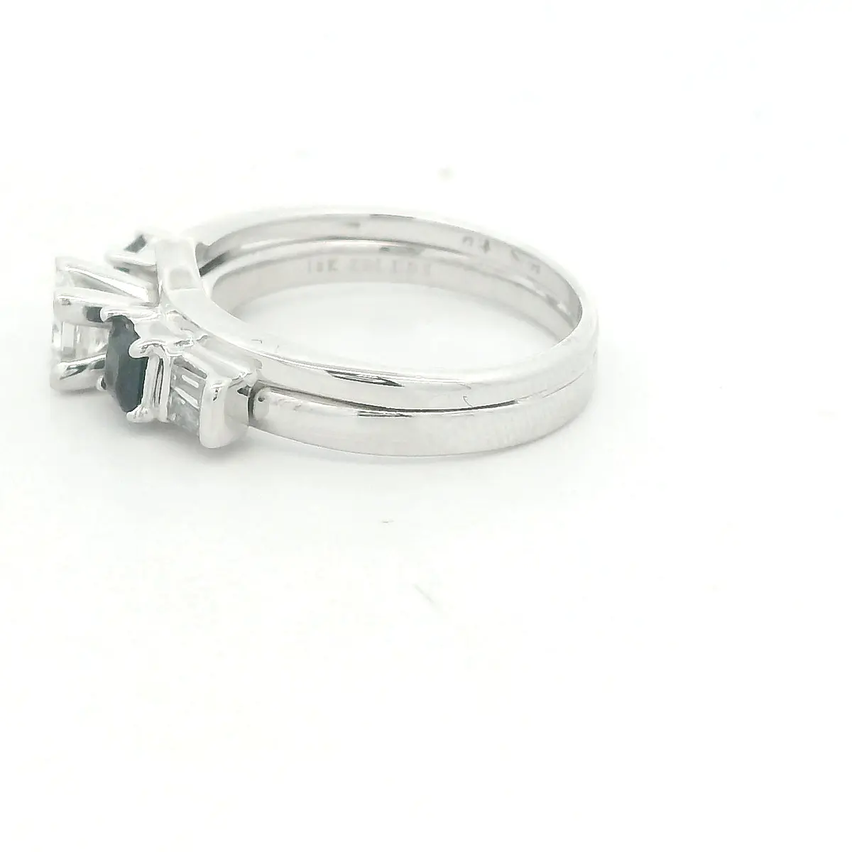 Anillo 14K T10 Cintillo Chatón Rodinado con 2 Piedras Azu...