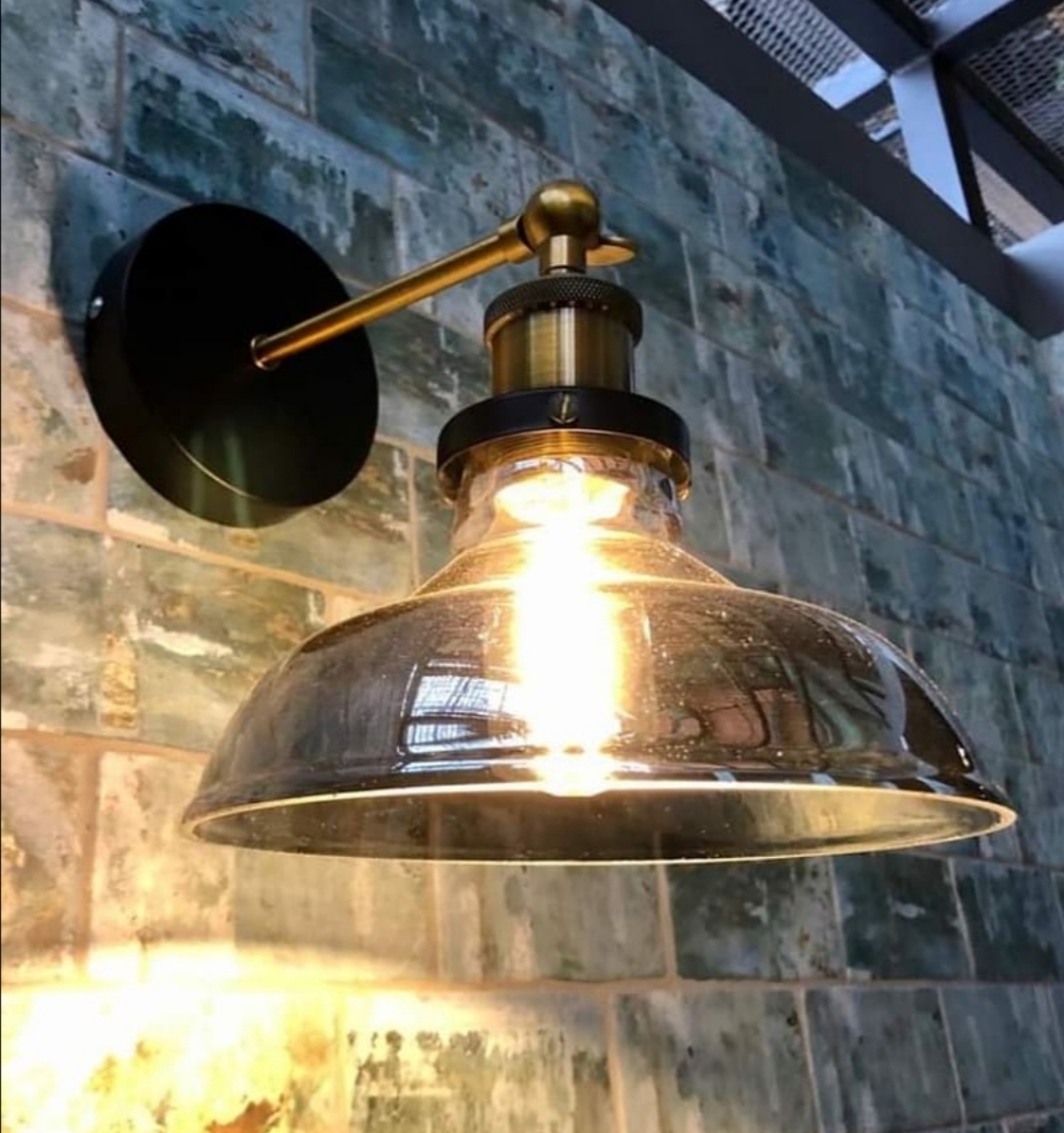 Q33135-SM KELCH 1 LUZ DE PARED CRISTAL HUMO E26