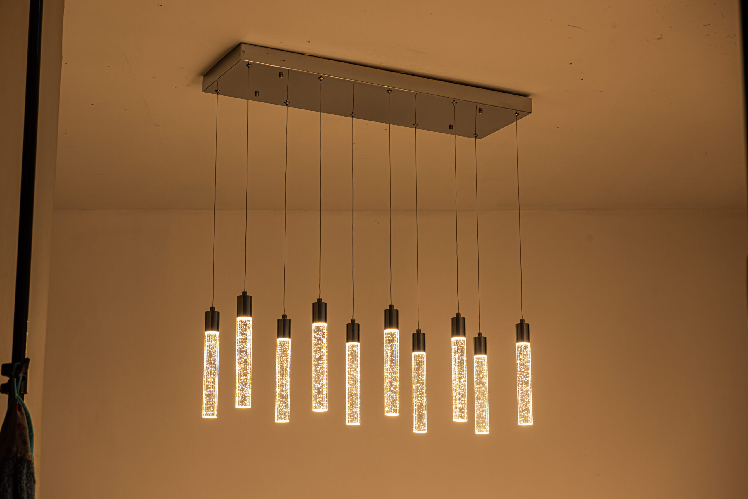 Q90110-CH Manhattan Colgante 10 Luces LED Acabado Cromo Luz