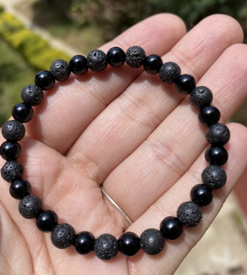 Ónix negro y piedra volcánica