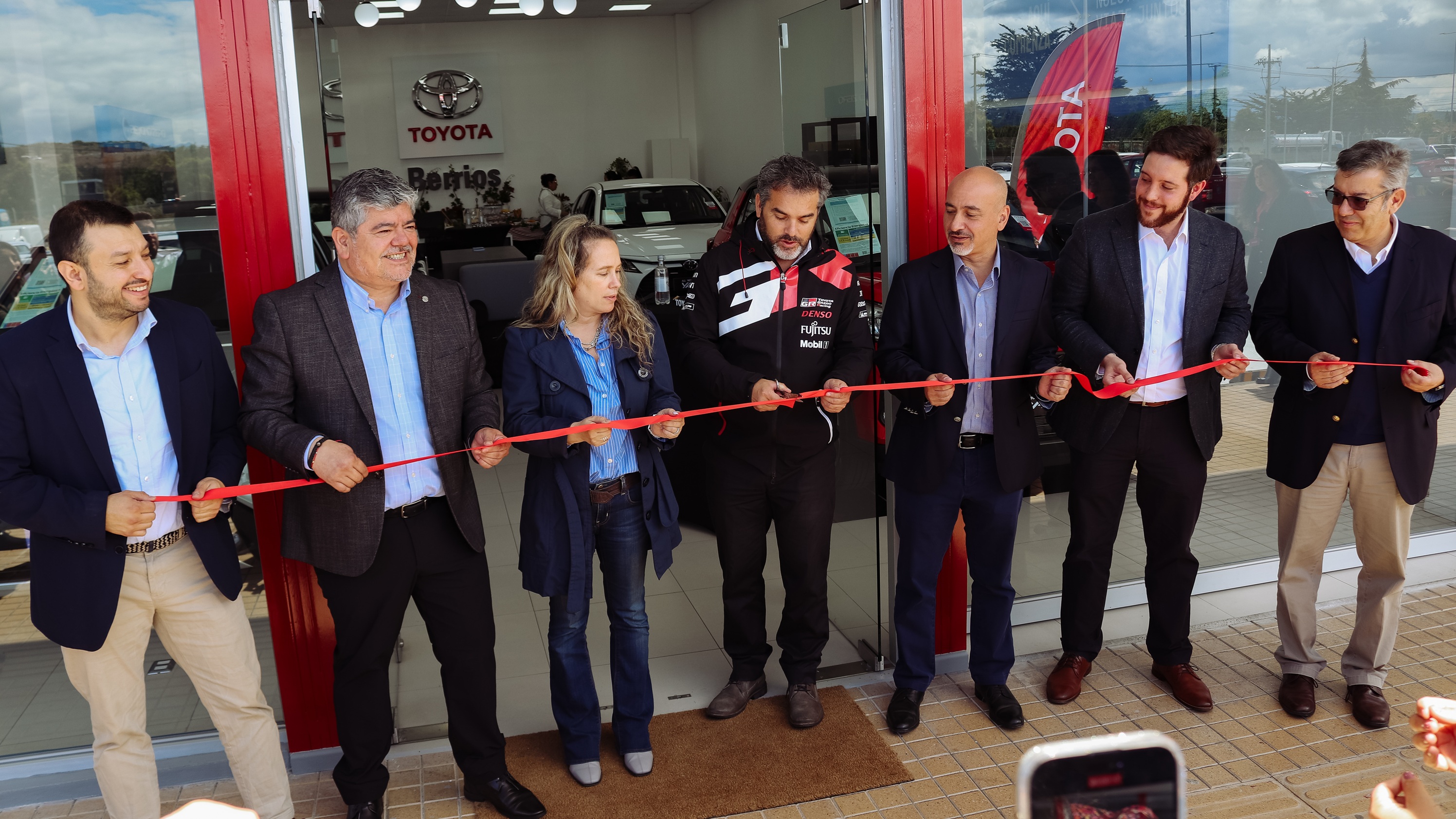 Toyota y Automotora Berríos inauguran nuevo local en Puer... | Berríos ...