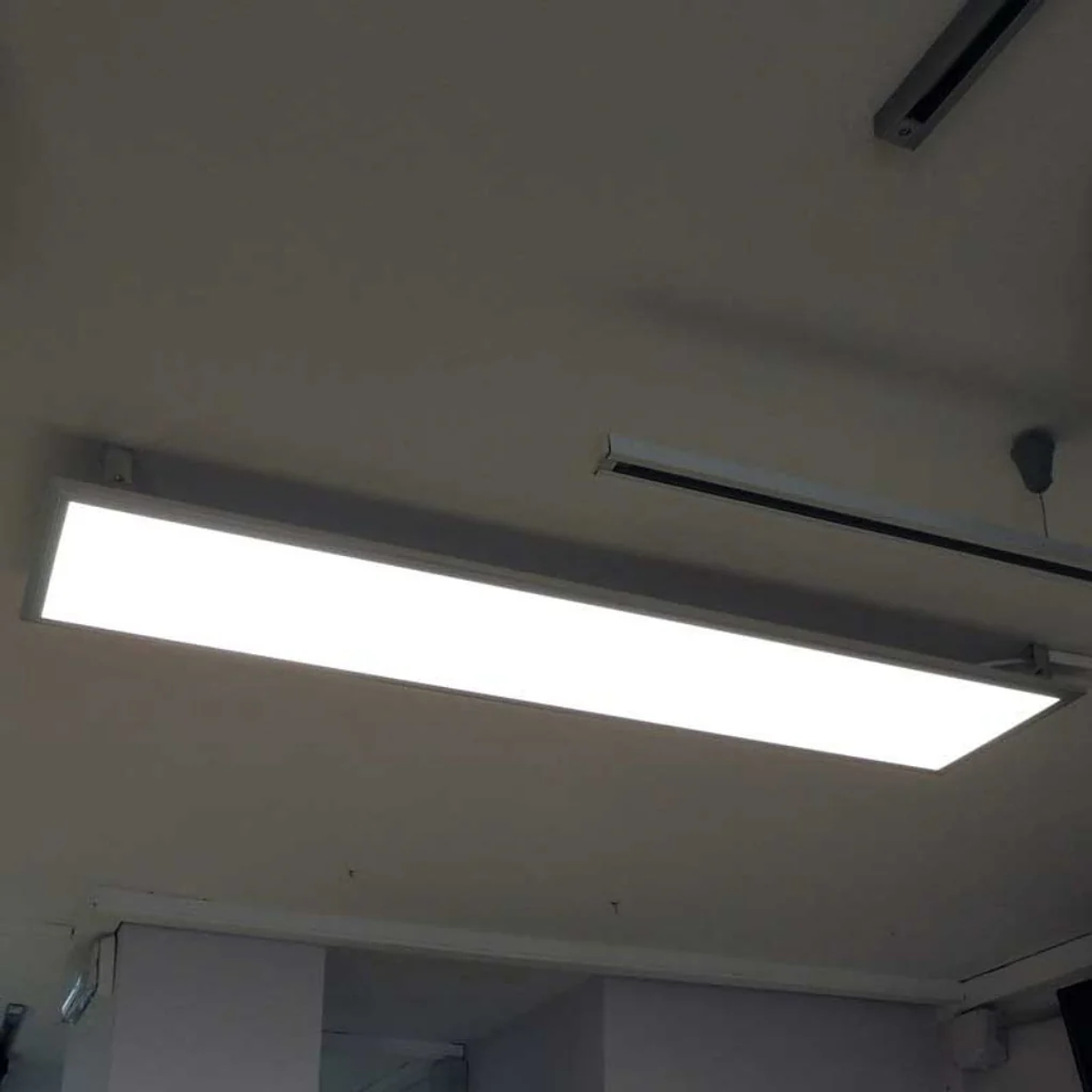 PANEL LED VELLMAX RECTANGULAR SOB 50W 6500K 120*30 | Casa Contigo
