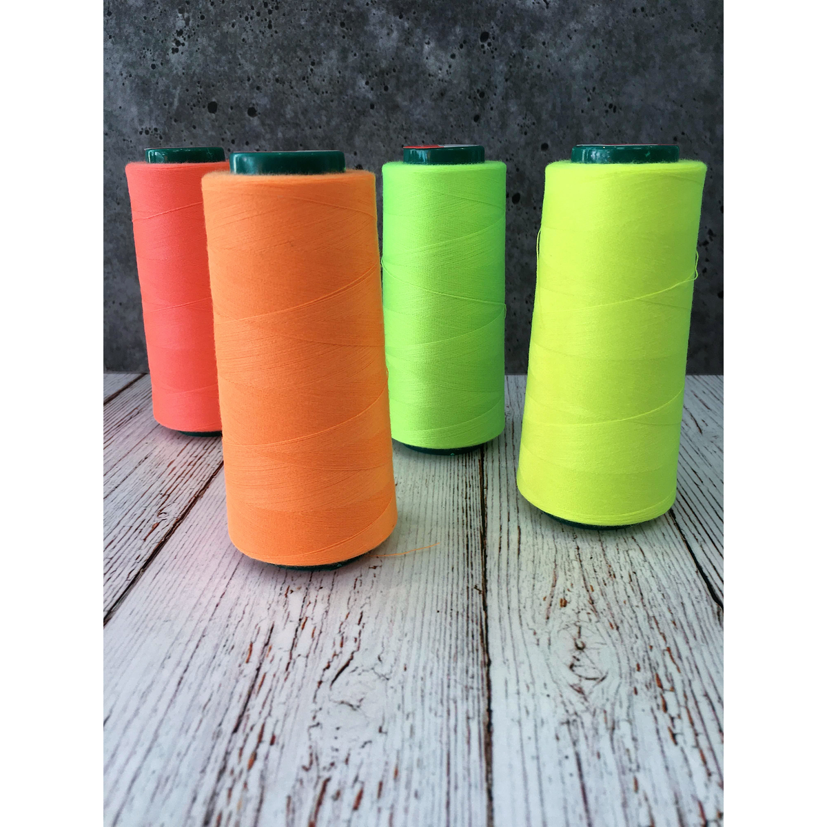 Hilo en Cono 2000 yardas Neón