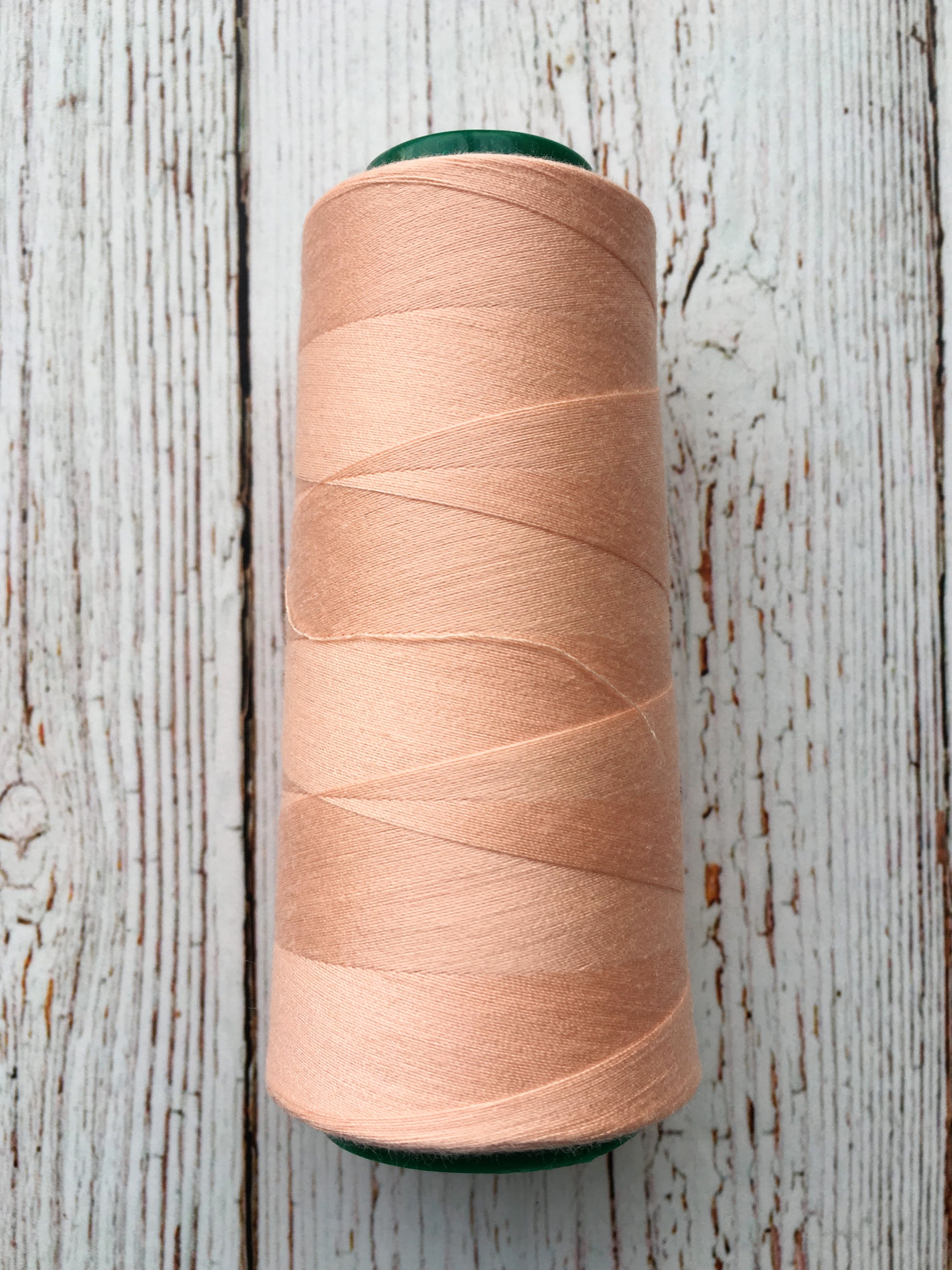Hilo en cono poliéster