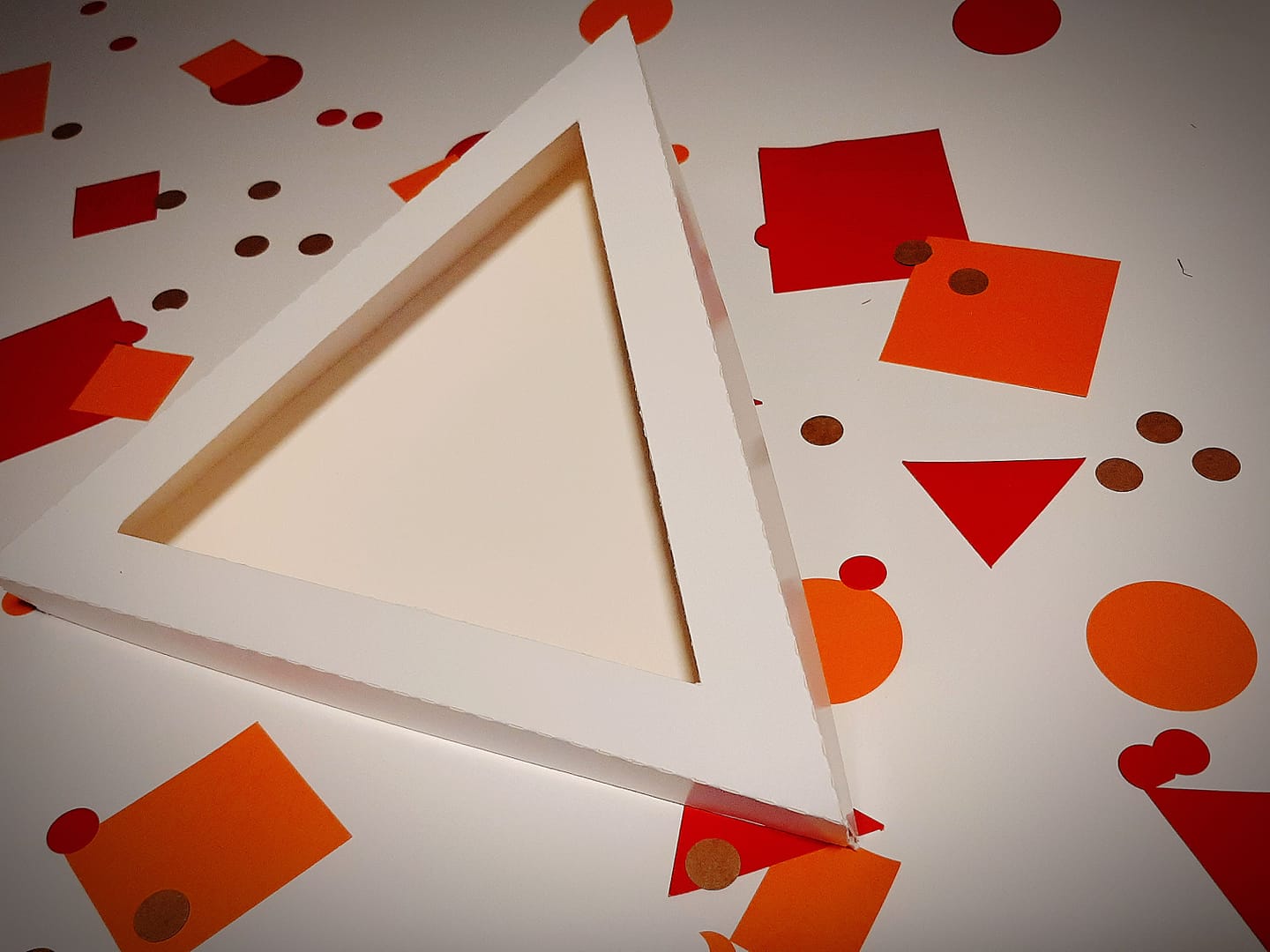 100 cajas triangulares