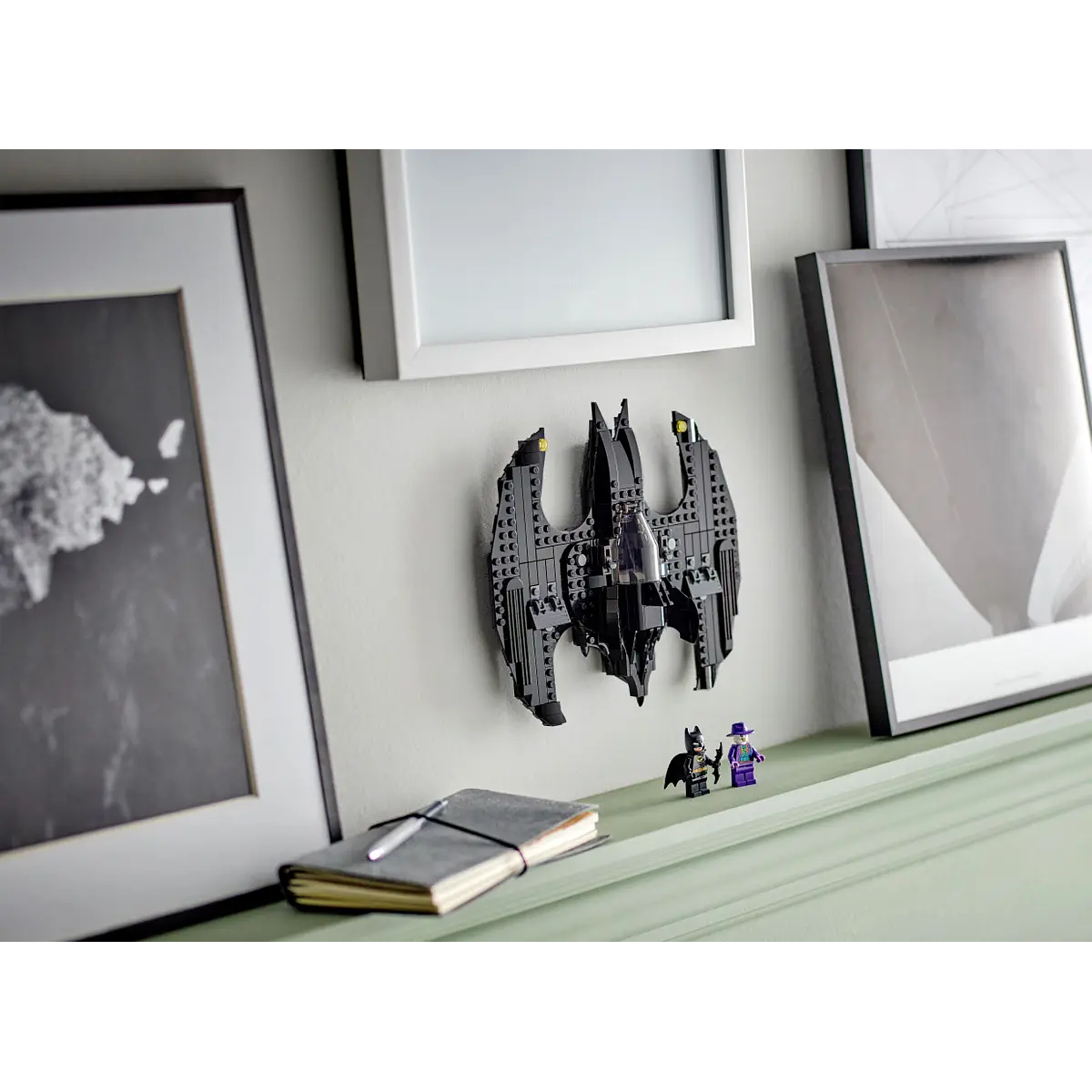 Batwing: Batman vs. The Joker | Cubos Luminosos