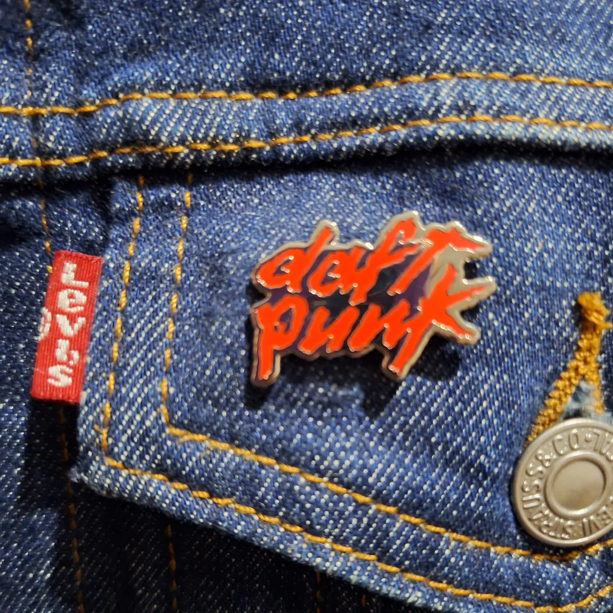 Pins - Daft Punk
