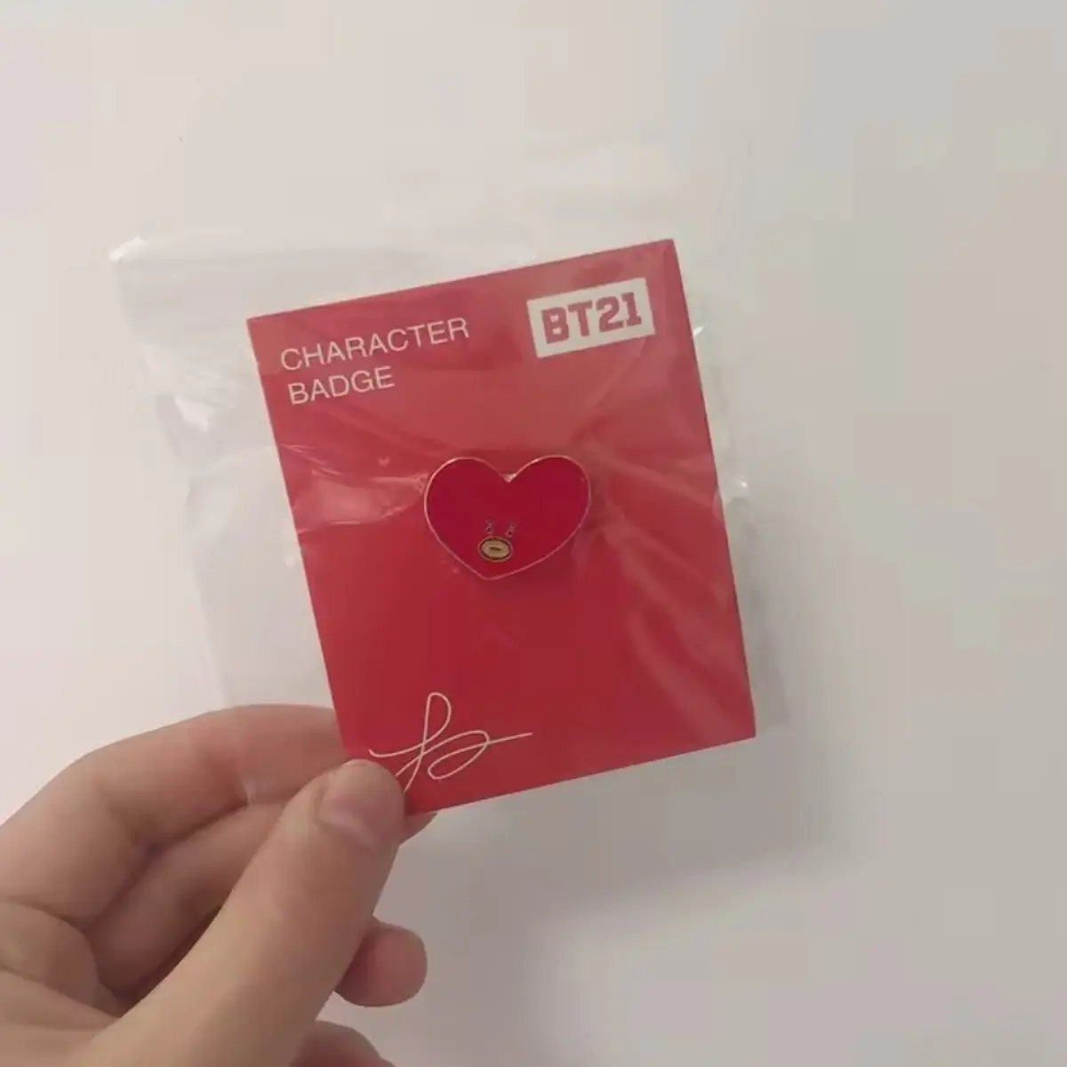 Pins - Bt21 Tata