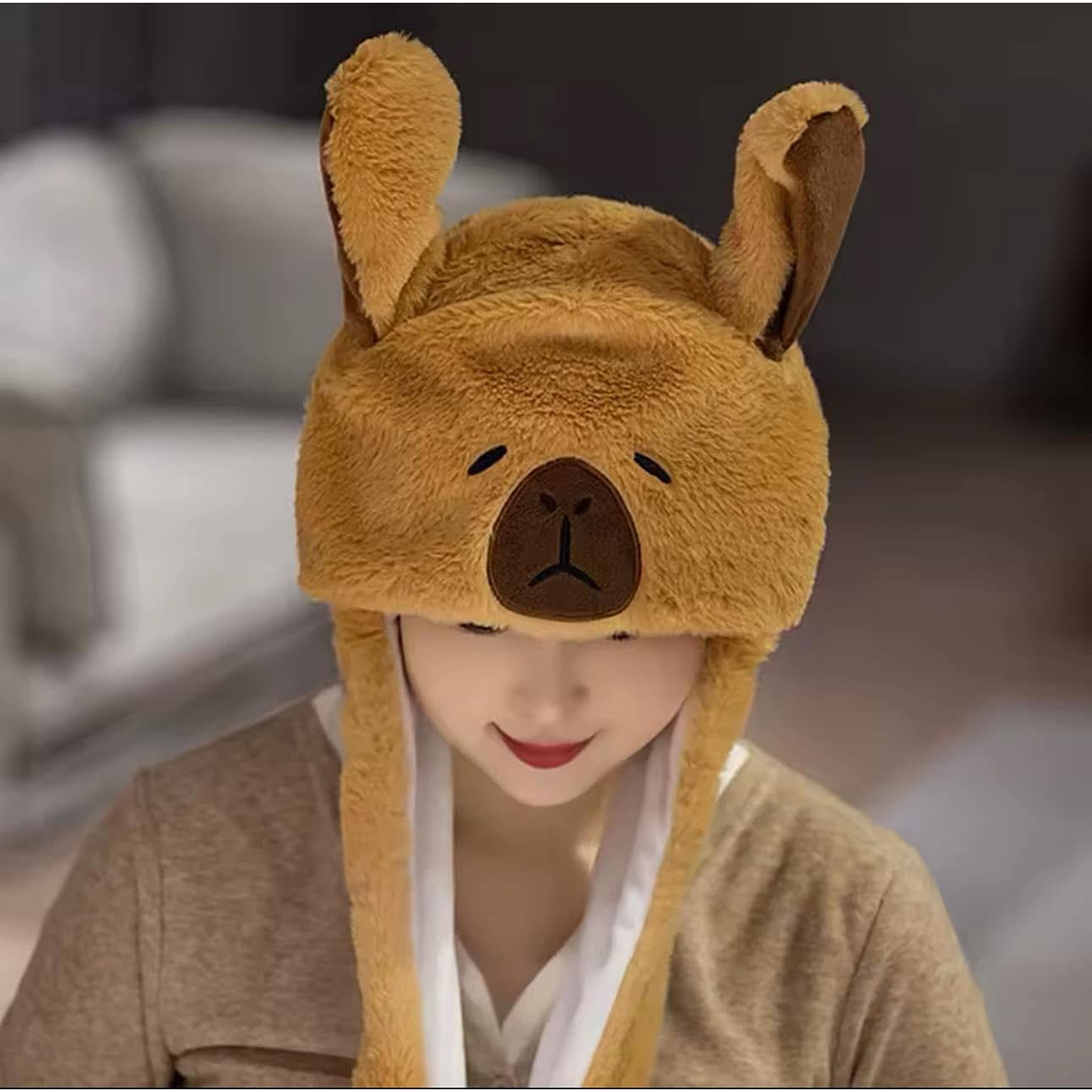 GORRO OREJA MOVIBLE CON LUCES CAPYBARA