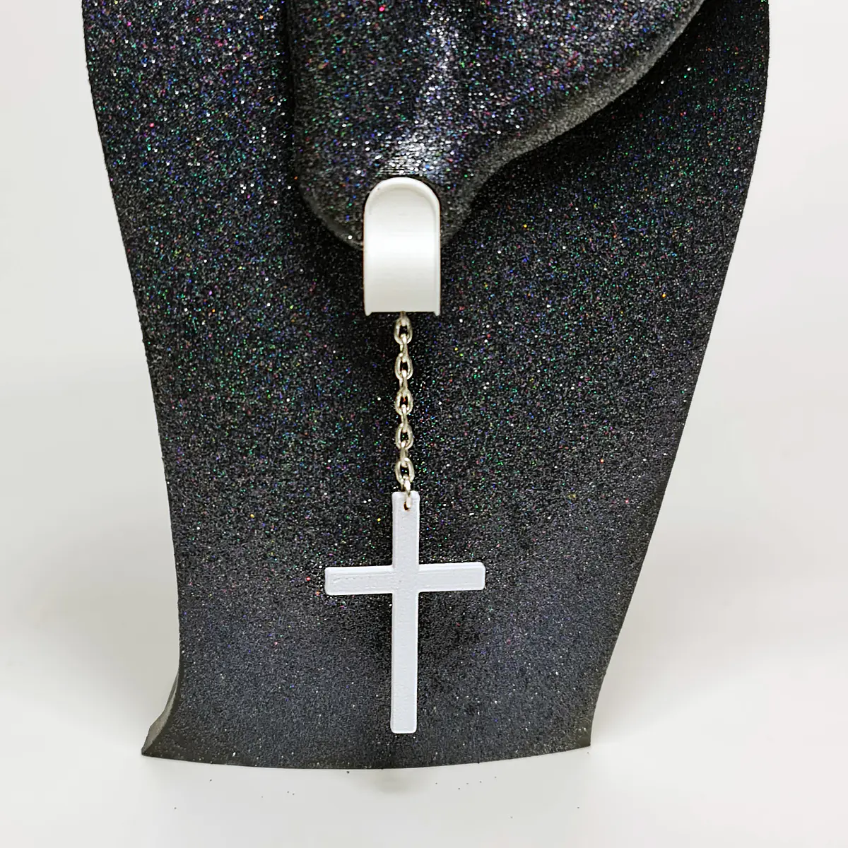 Ear Clip Cruz Colgante