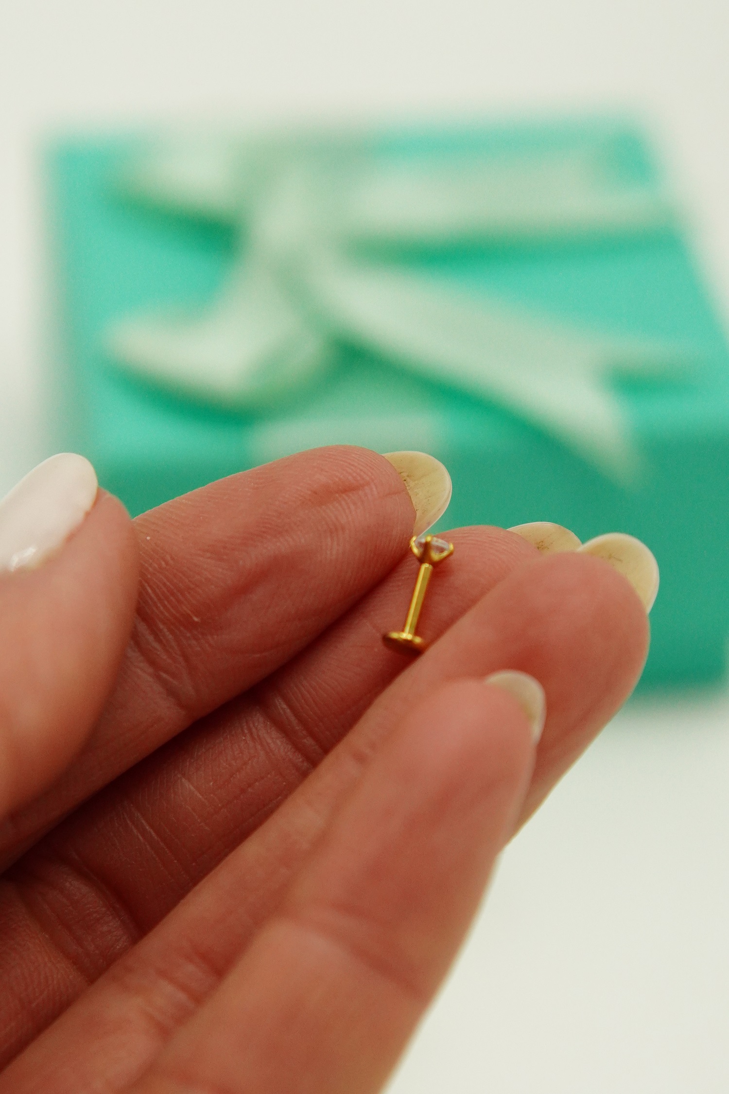 Piercing Labret Punto De Luz Titanio Astm F136 Chapado Oro