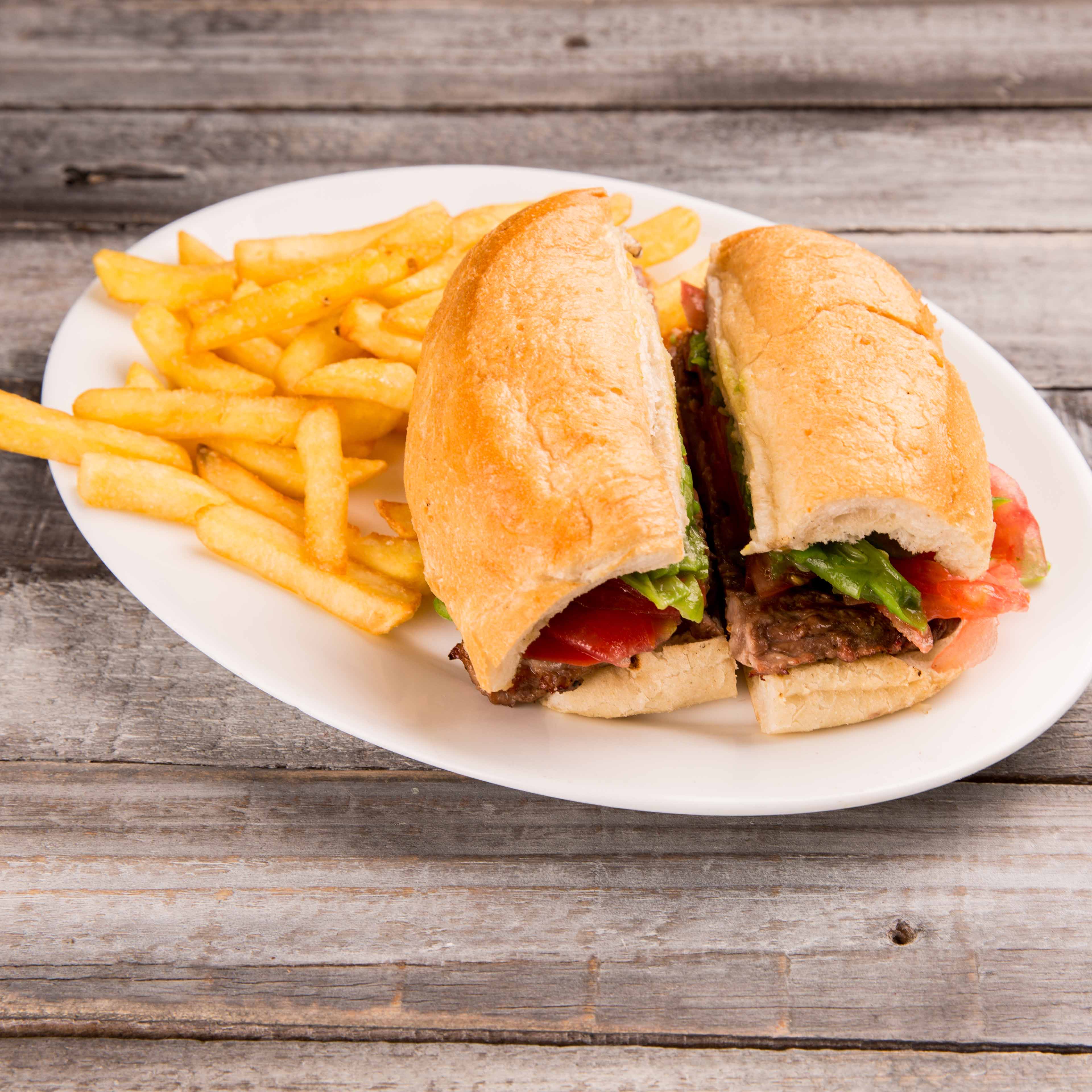 Chacarero con papas fritas / El Cordobés