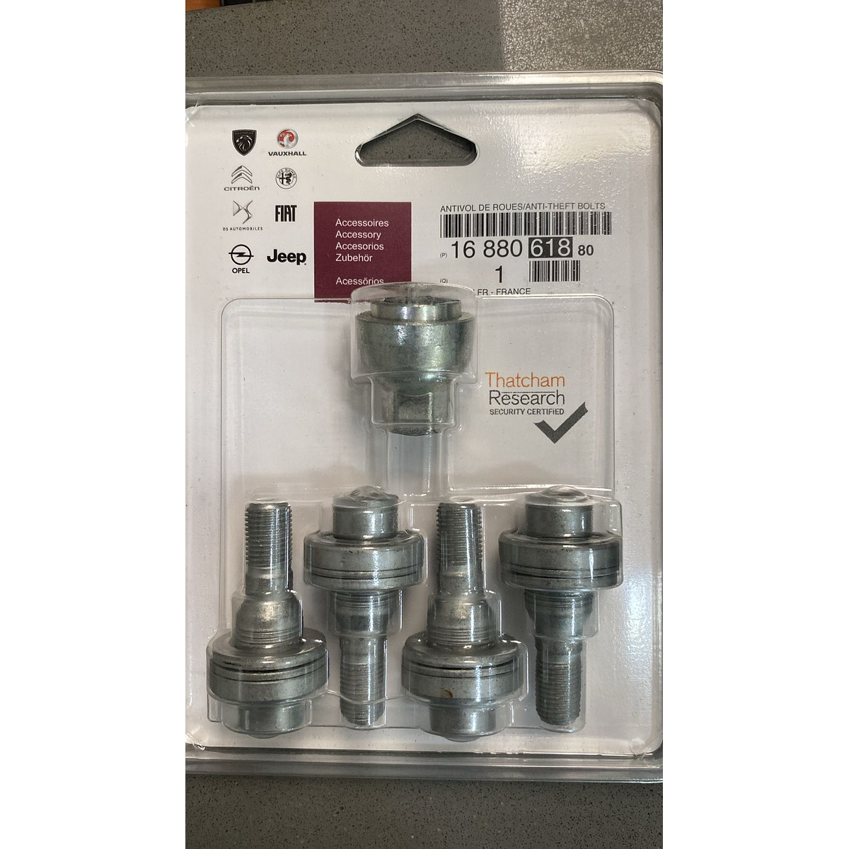 LLAVE RUEDA SEGURIDAD KIT