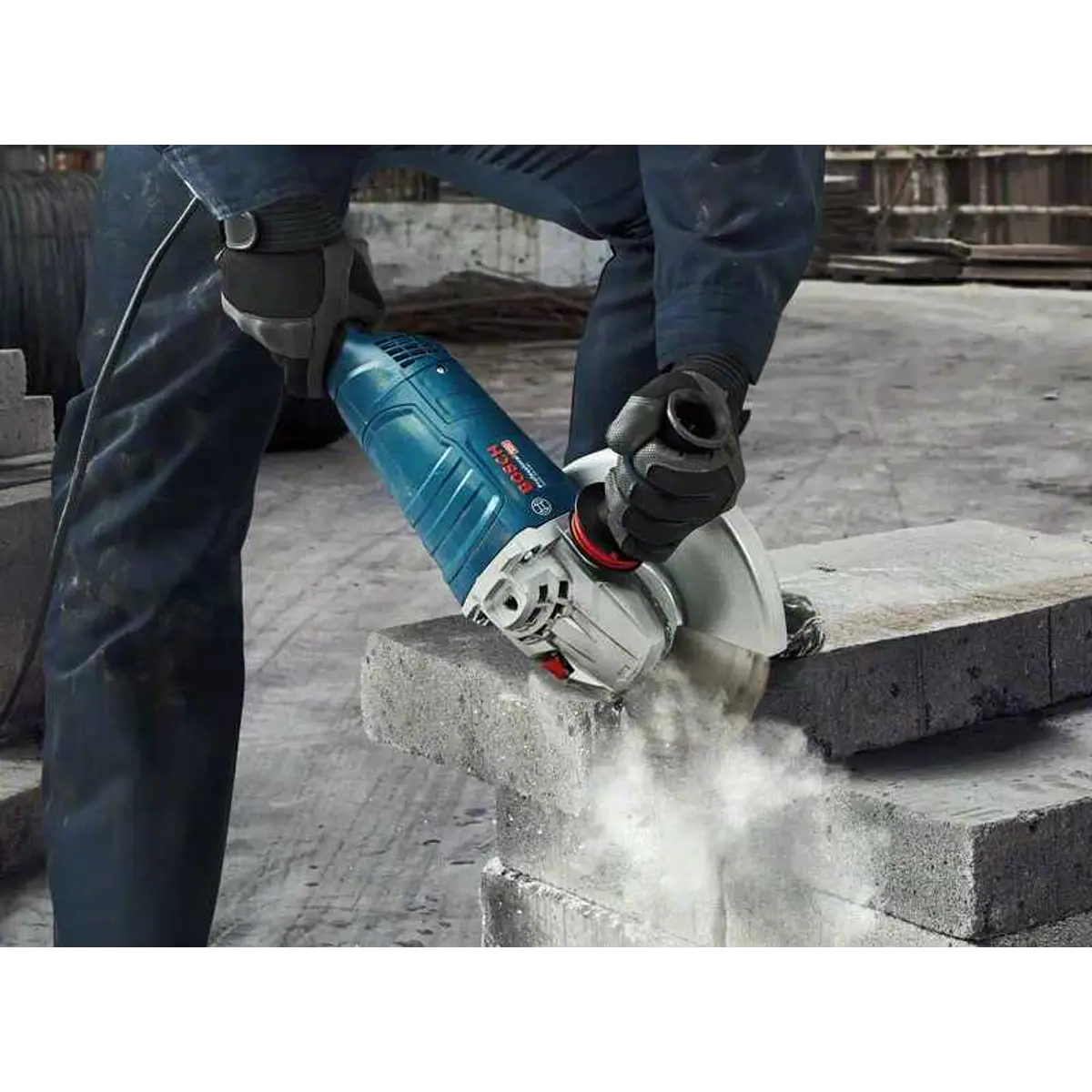 Rebarbadora grande 2.400W GWS 24-230 P BOSCH