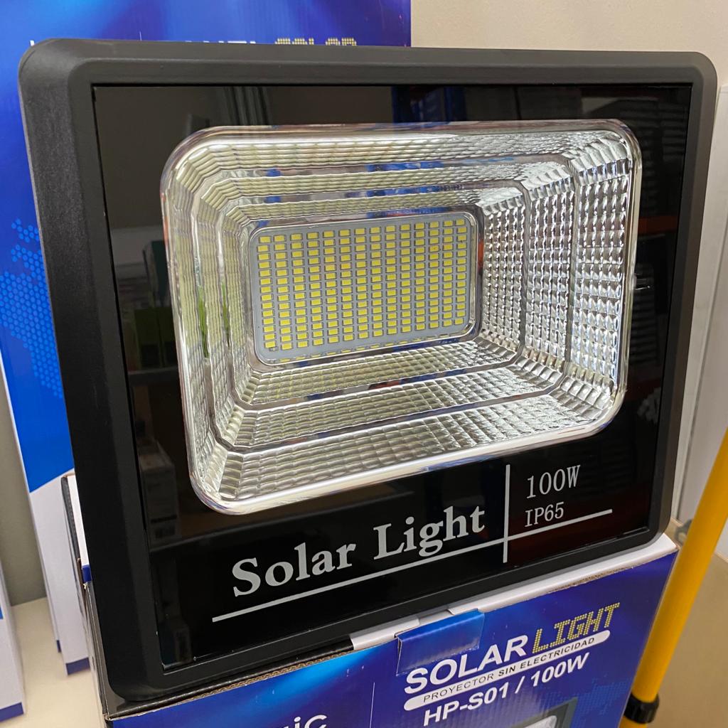Proyector solar LED 100w línea profesional