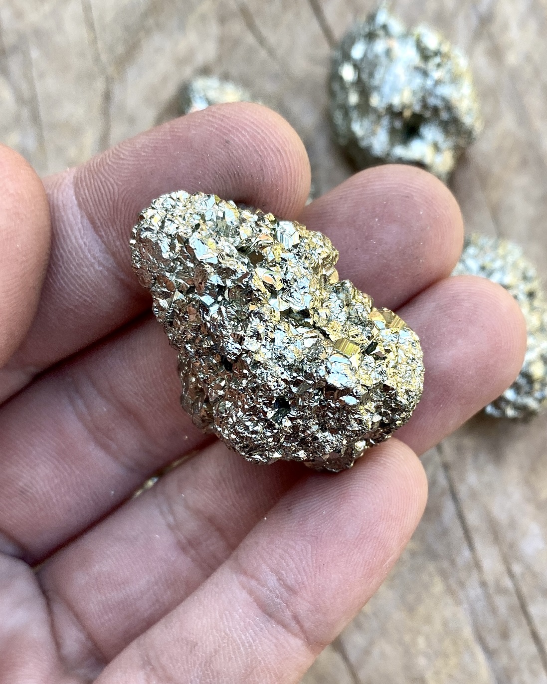 Pirita en bruto cluster drusa cubos