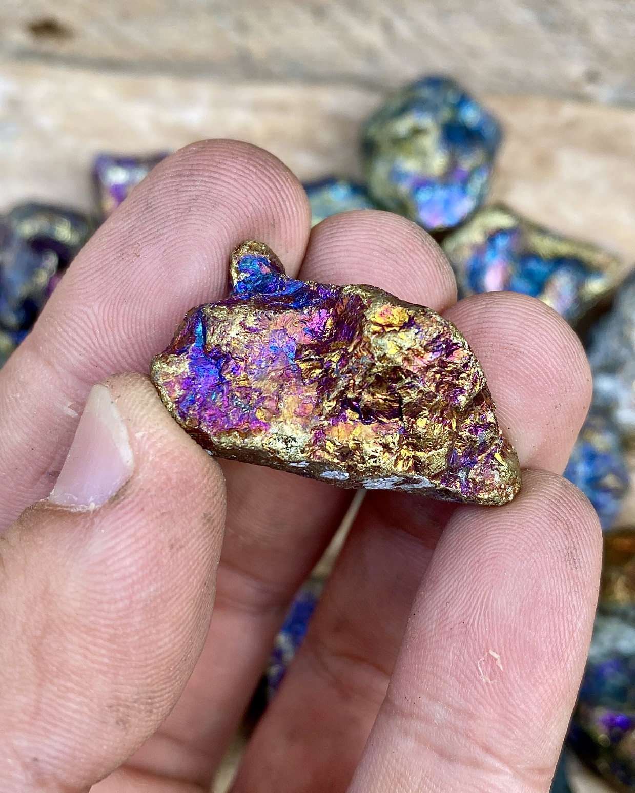 Calcopirita Irisada 2,5 a 3,5 cm tamaño medio