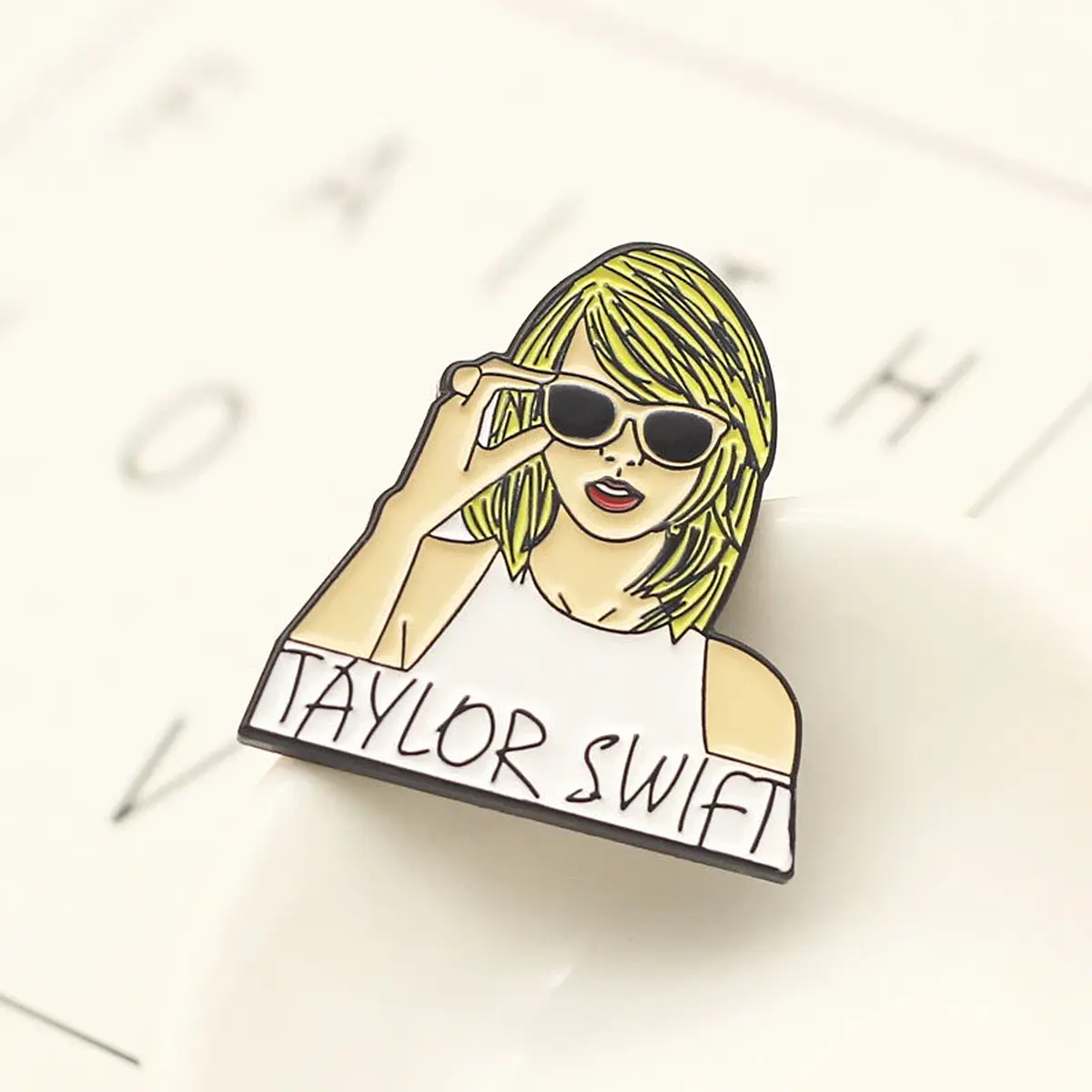 Taylor Swift · Face Pin