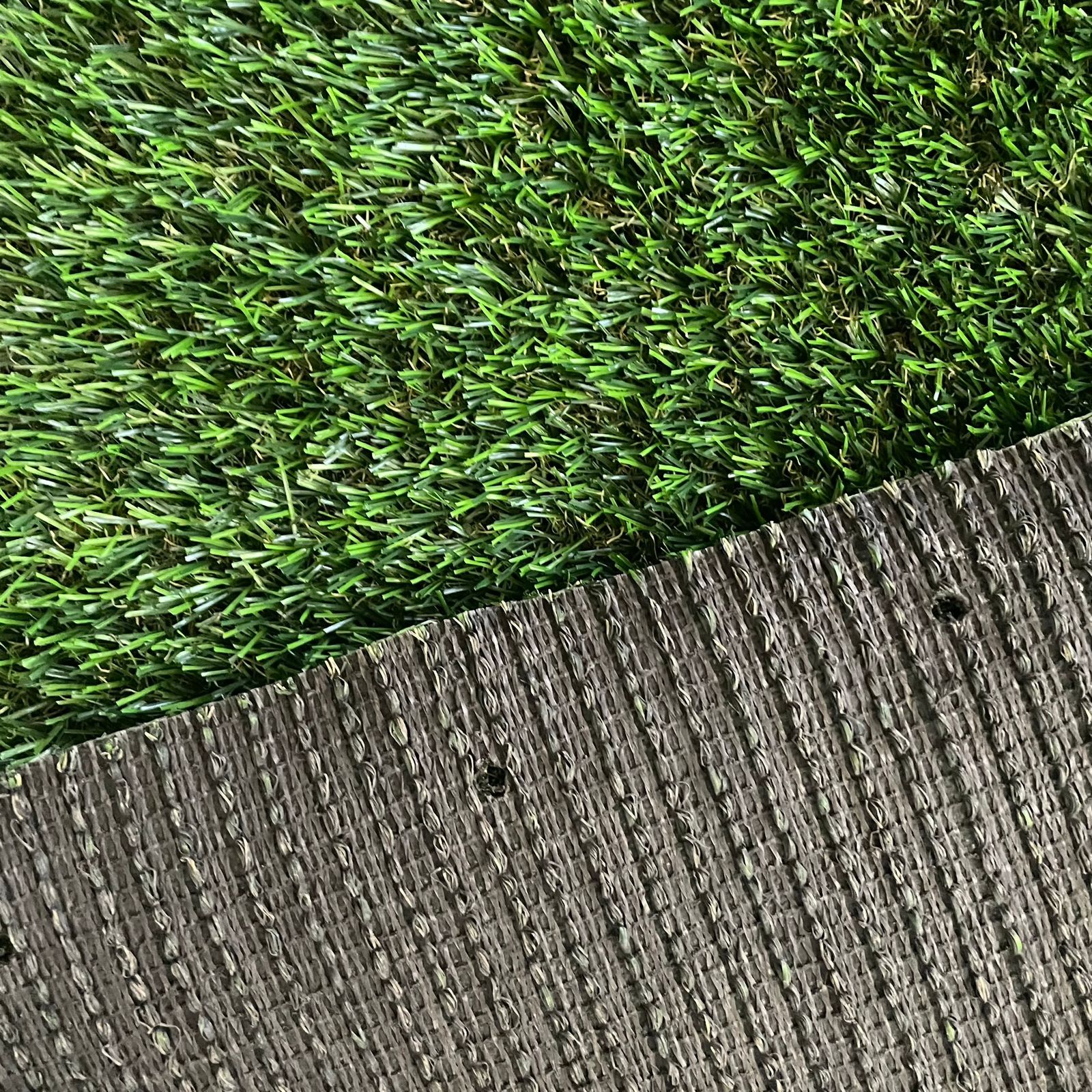 Pasto Sintético 25 mm 4mts ancho