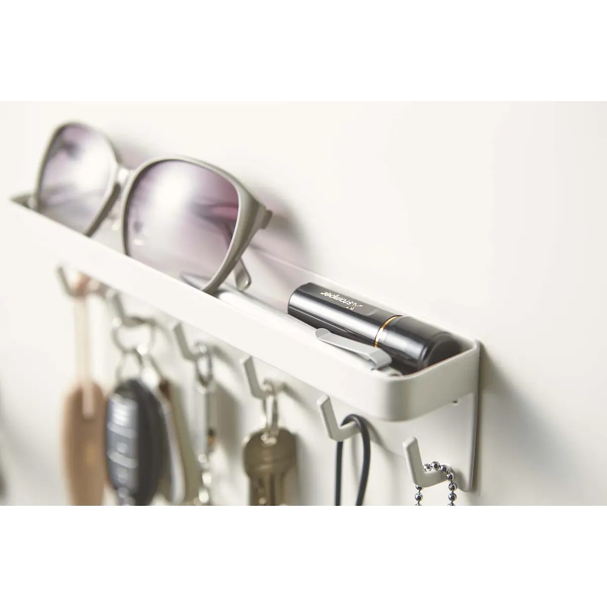 Repisa con Ganchos Imantado | Blanca | Nookhouse