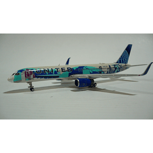 AVIONES y HELICOPTEROS A ESCALA