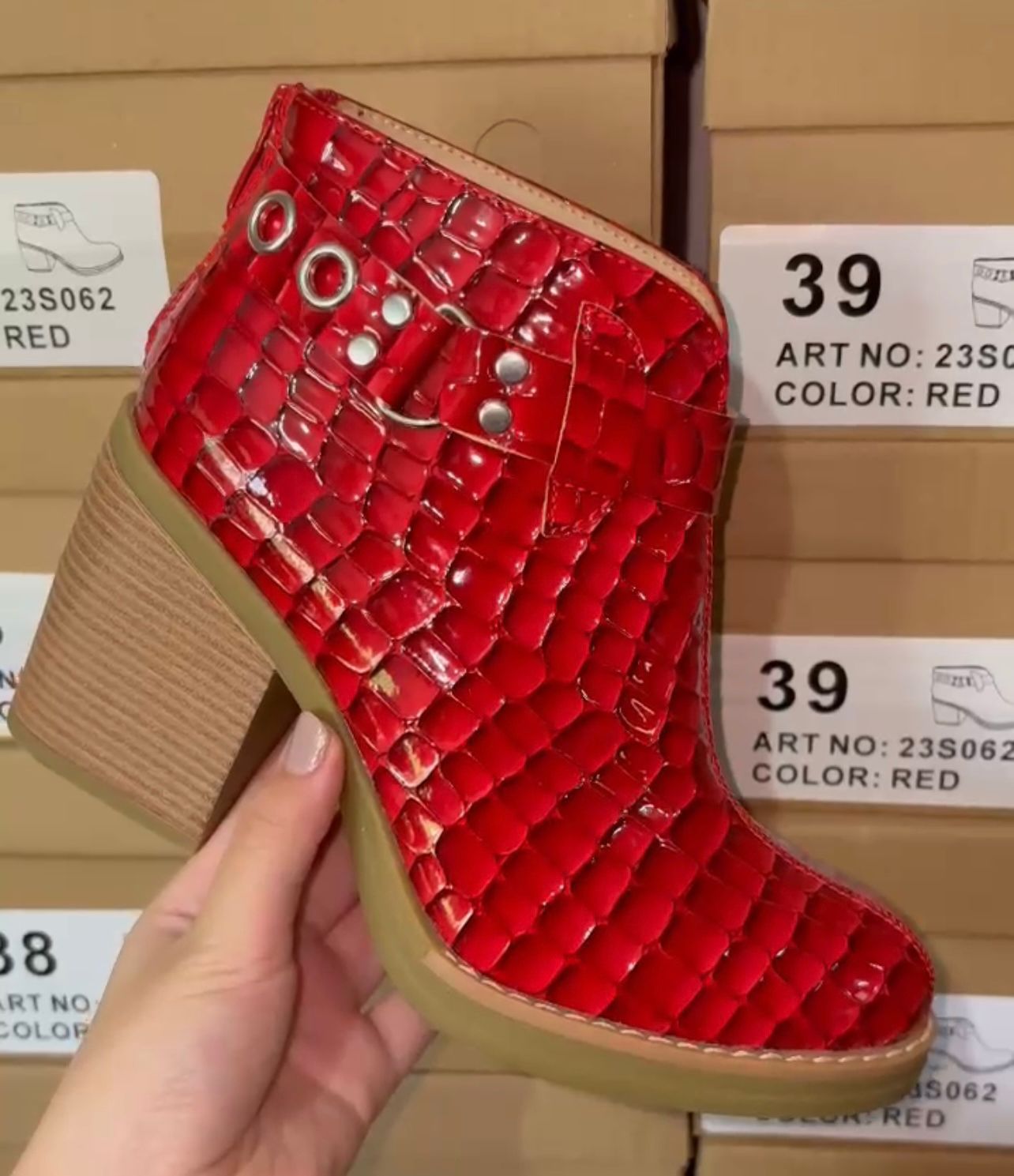 Botin Rojo Hebilla