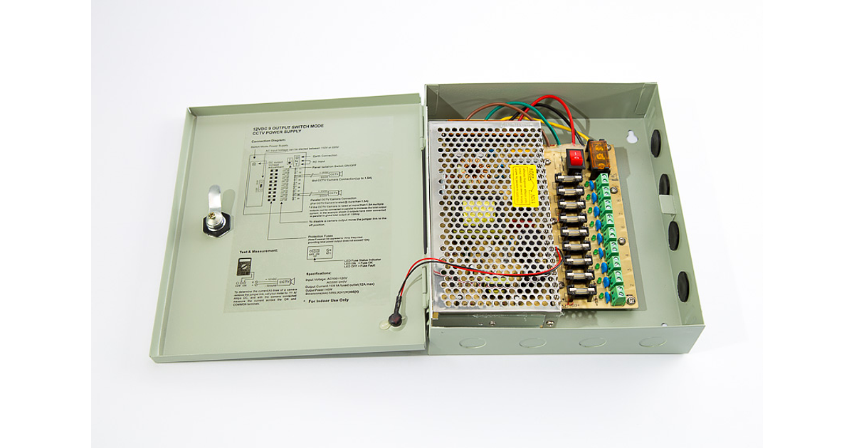 Fuente de poder con Gabinete 12V 15A 9CH