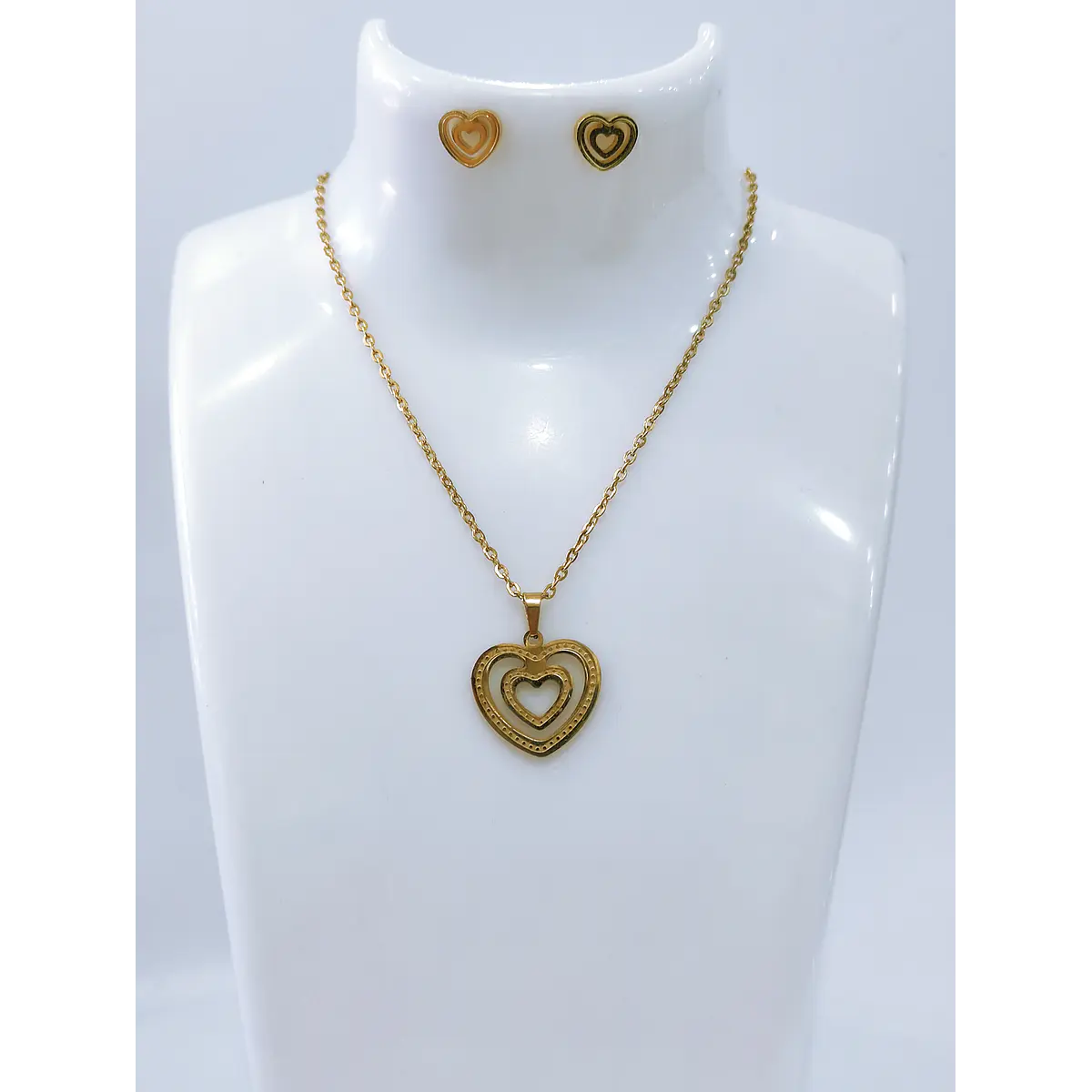 Conjunto dorado de corazon