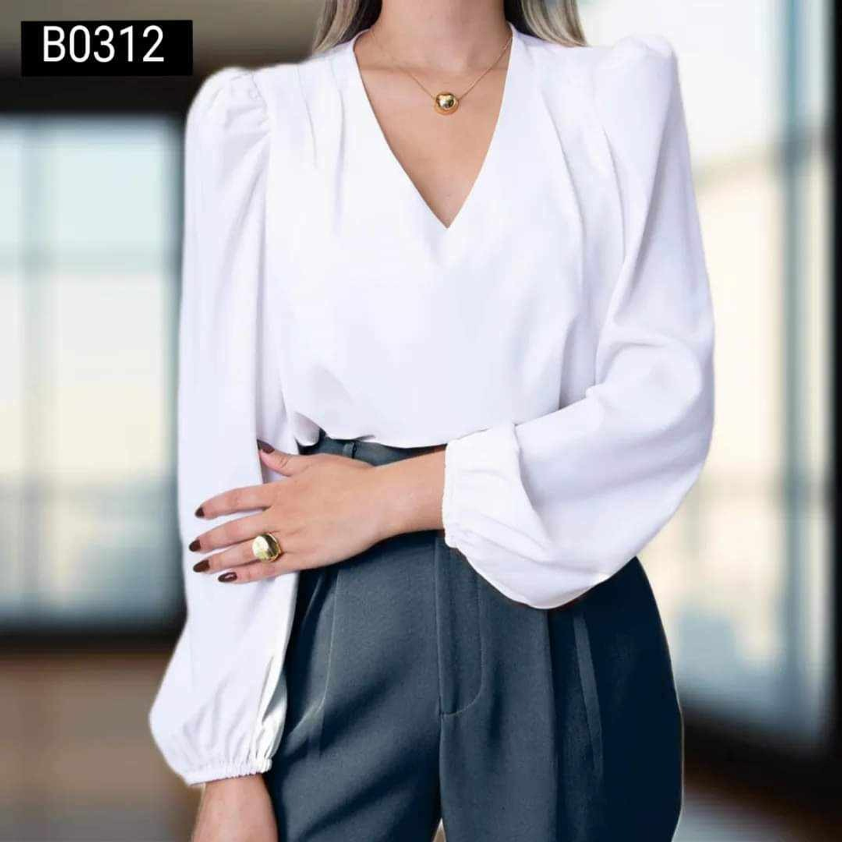 Blusa Elegante con Hombreras