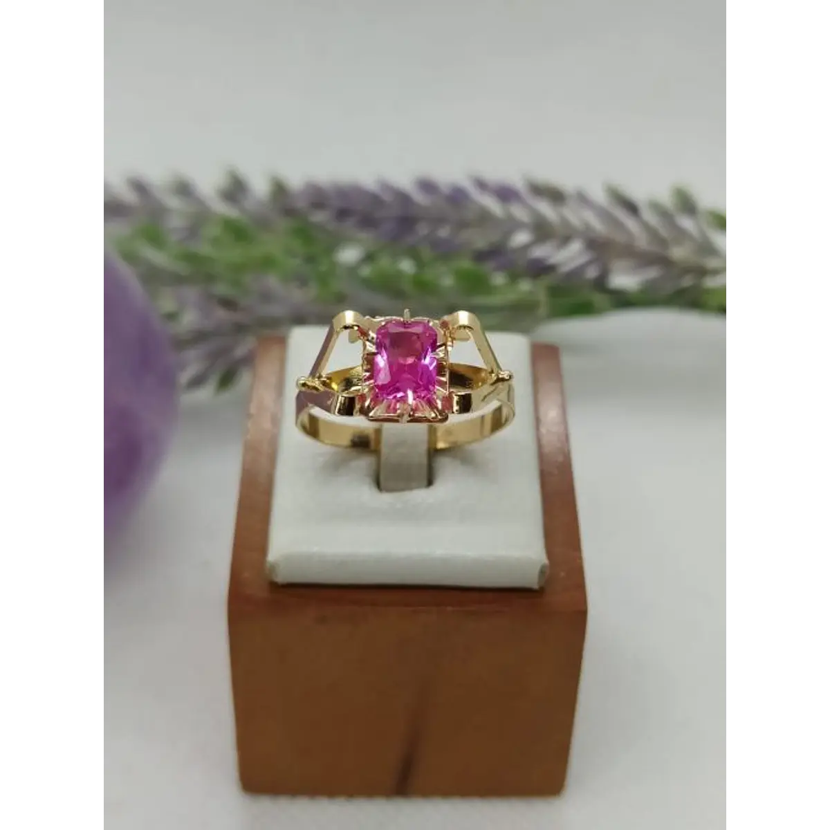 Anillo Chatón garra rosa de Francia 2.7 grs Oro 18k