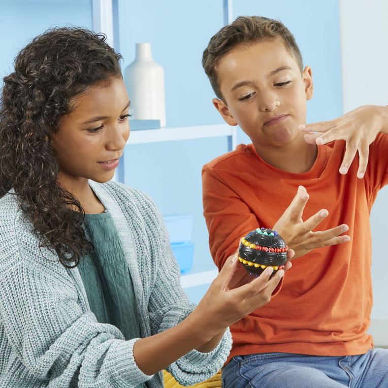 Hasbro Gaming Atomix