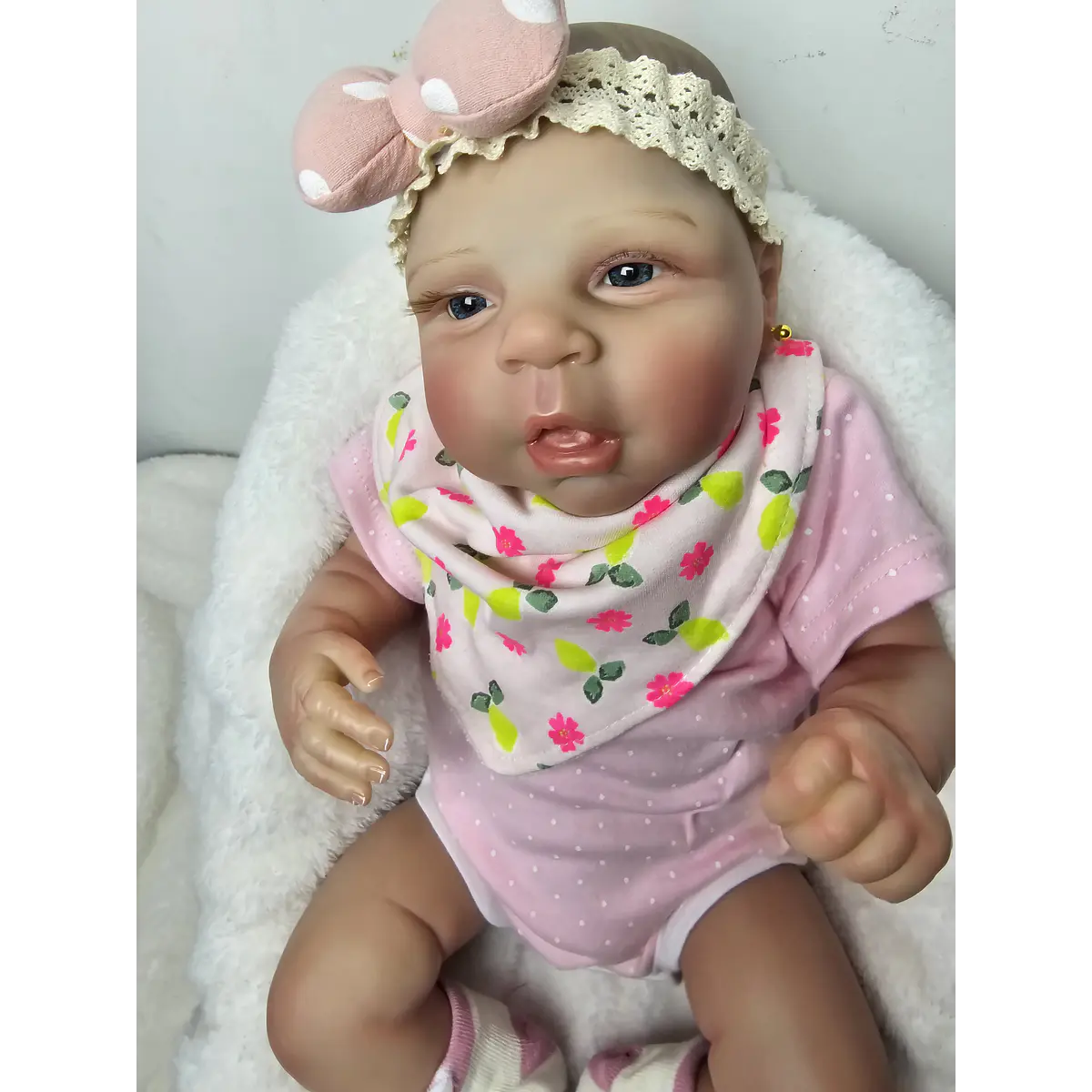Bebé Reborn Stella Niña Cuerpo de Tela
