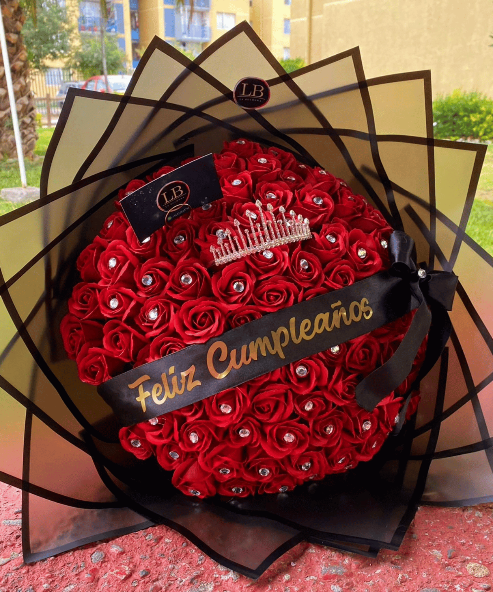 Ramo de 100 Rosas Eternas de Feliz Cumpleaños