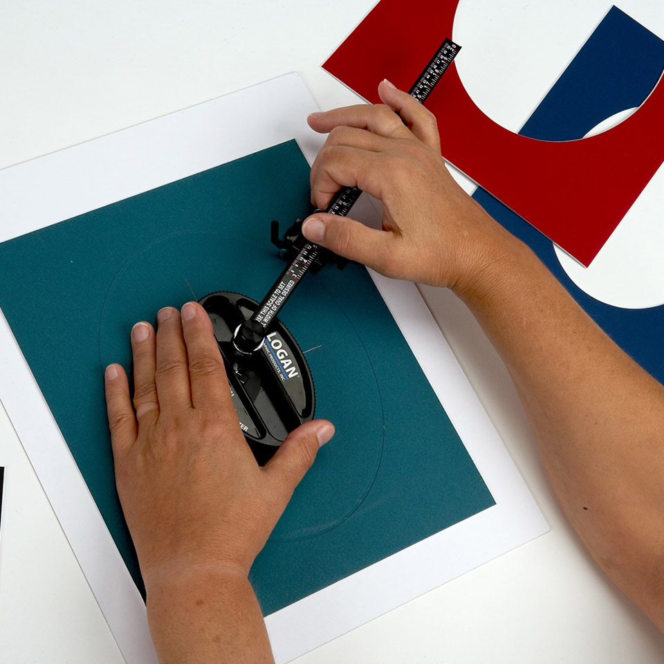 Cortador de Paspartú en 45 grados Logan 4000 Deluxe