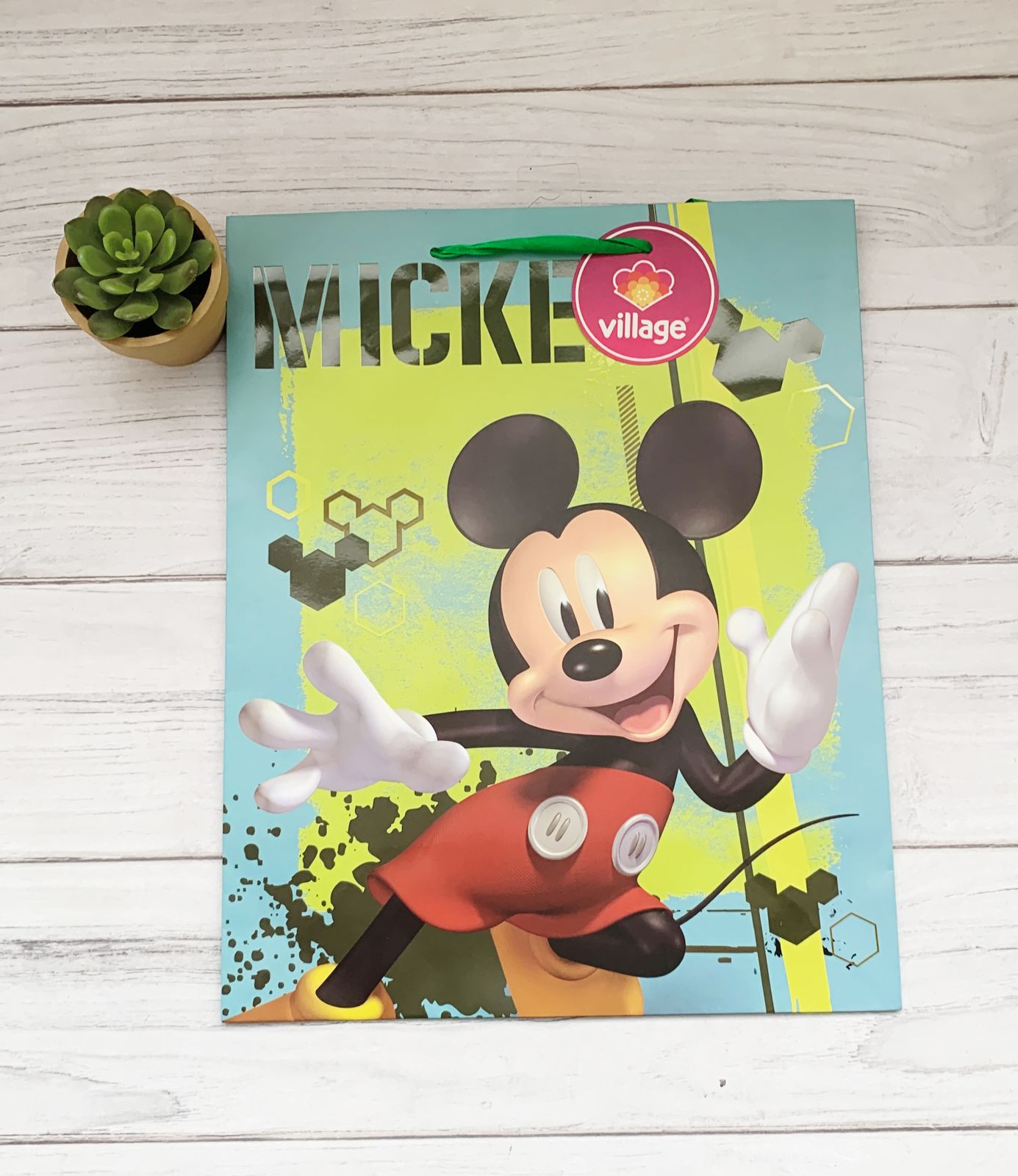 Bolsa De Regalo Mediana Mickey Village.