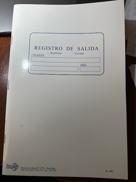 LIBRO CLASES 24 HOJAS REGISTRO DE SALIDA DE ALUMNOS. EDUCARE
