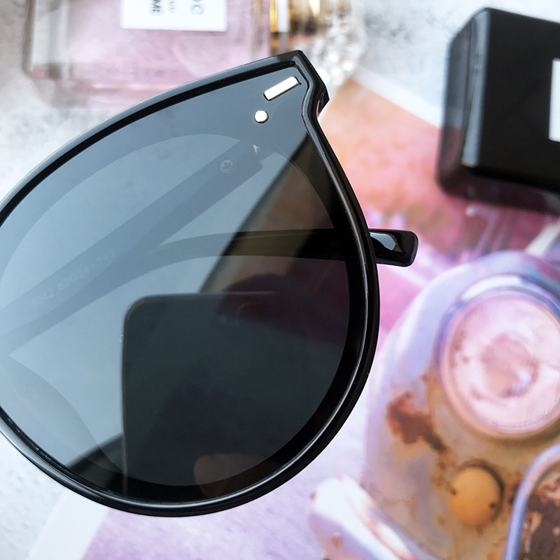 Lentes de Sol Mujer Negros Modelo Hong Kong | FRIKIS.CL