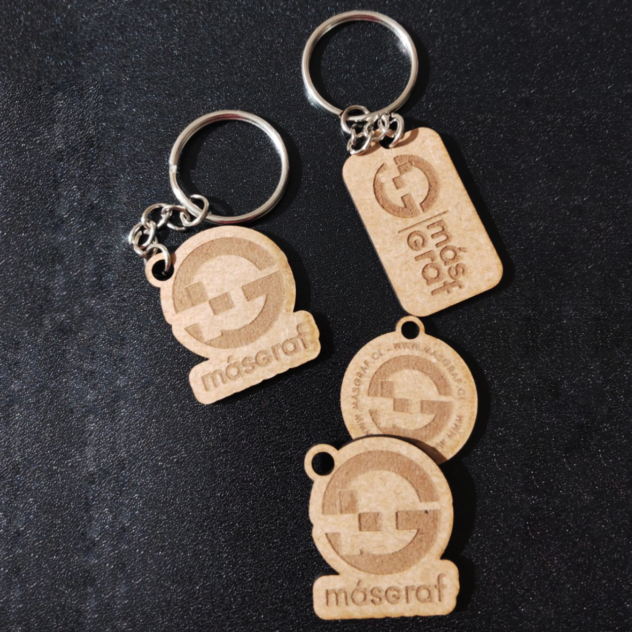 Llavero Personalizado en madera MDF, corte y grabado Laser