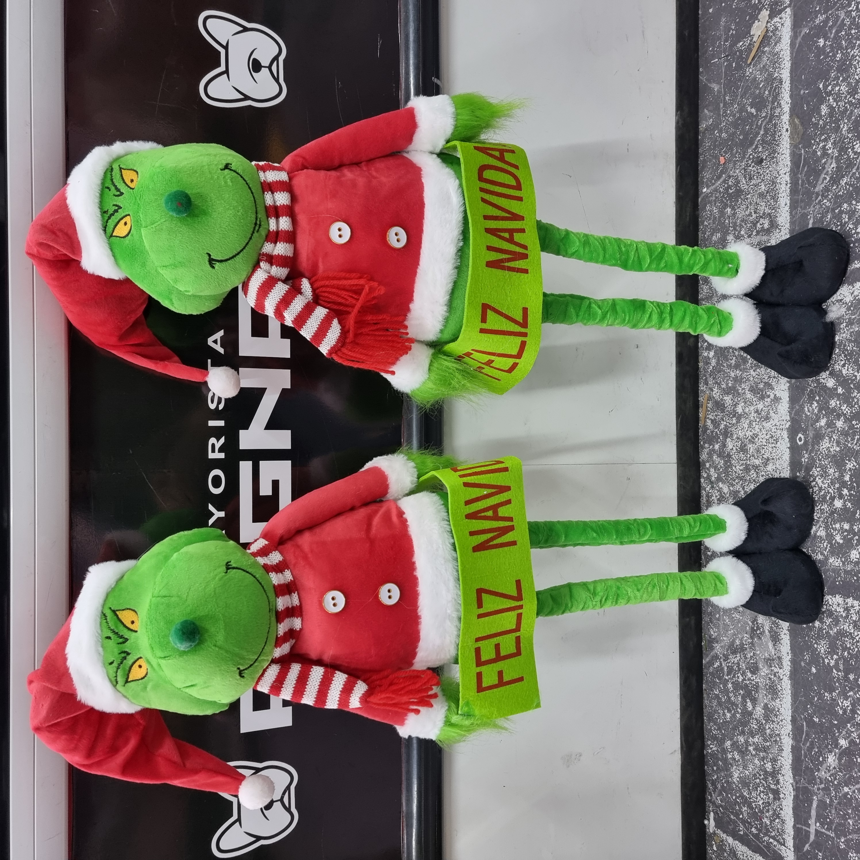 GRINCH PATAS LARGAS 75CM
