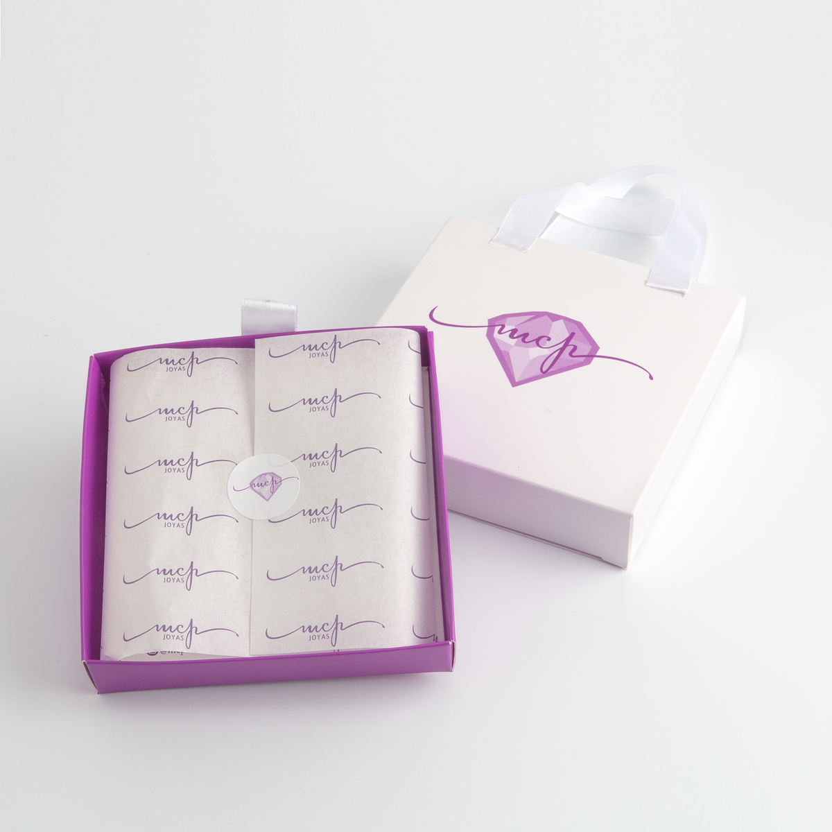 Cadena búho de plata y piedras lapislazuli