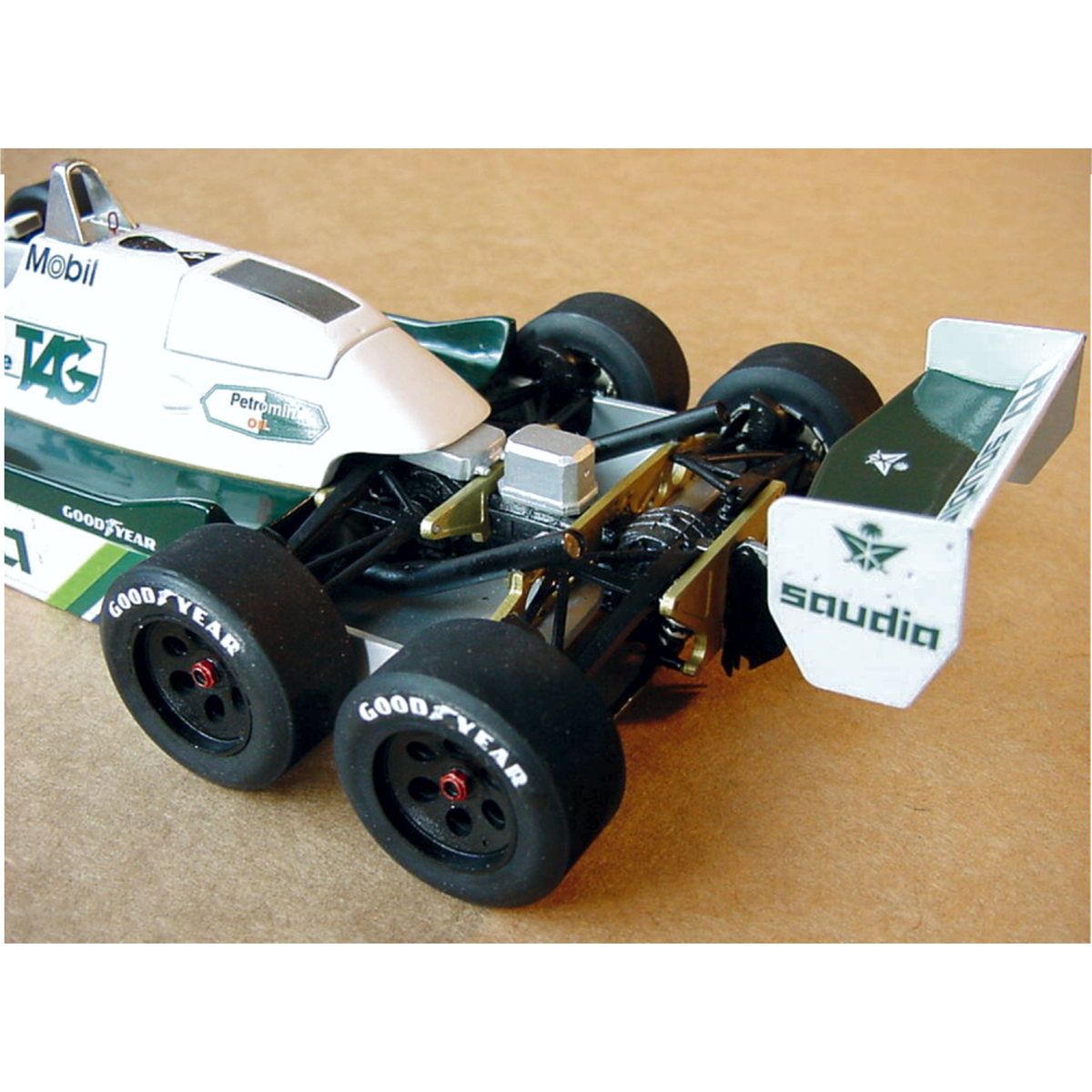 1/20 F1 Resin kit - Williams FW08B - Six wheels - TRIBUTE...