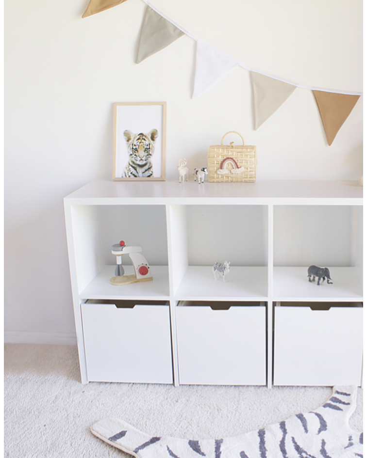 Mueble organizador con cajones / ruedas ocultas